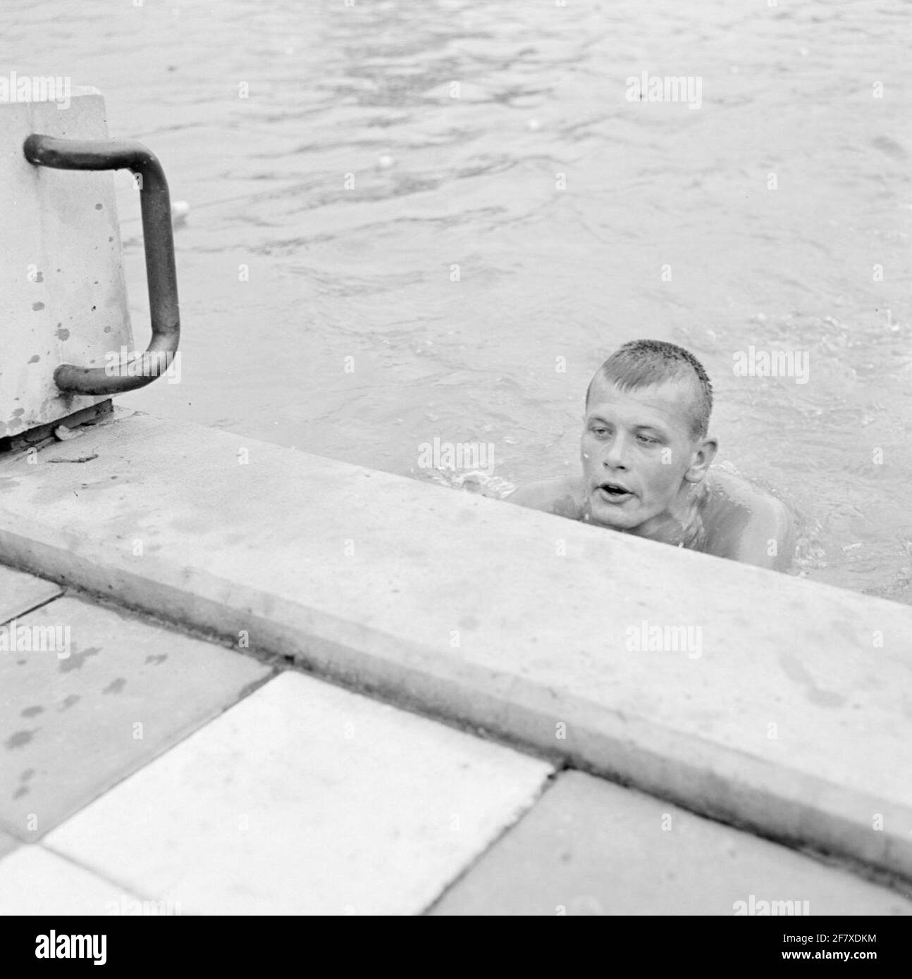 Military swimming championships hi-res stock photography and images - Alamy