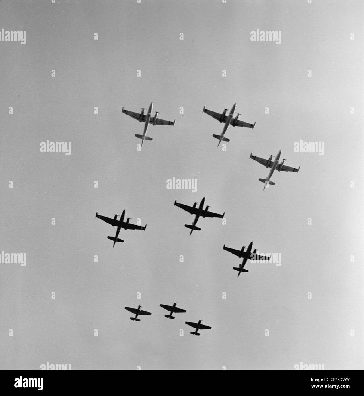 A formation of 6 Lockheed P2V-5 Neptune maritime patrol yields and 3 ...