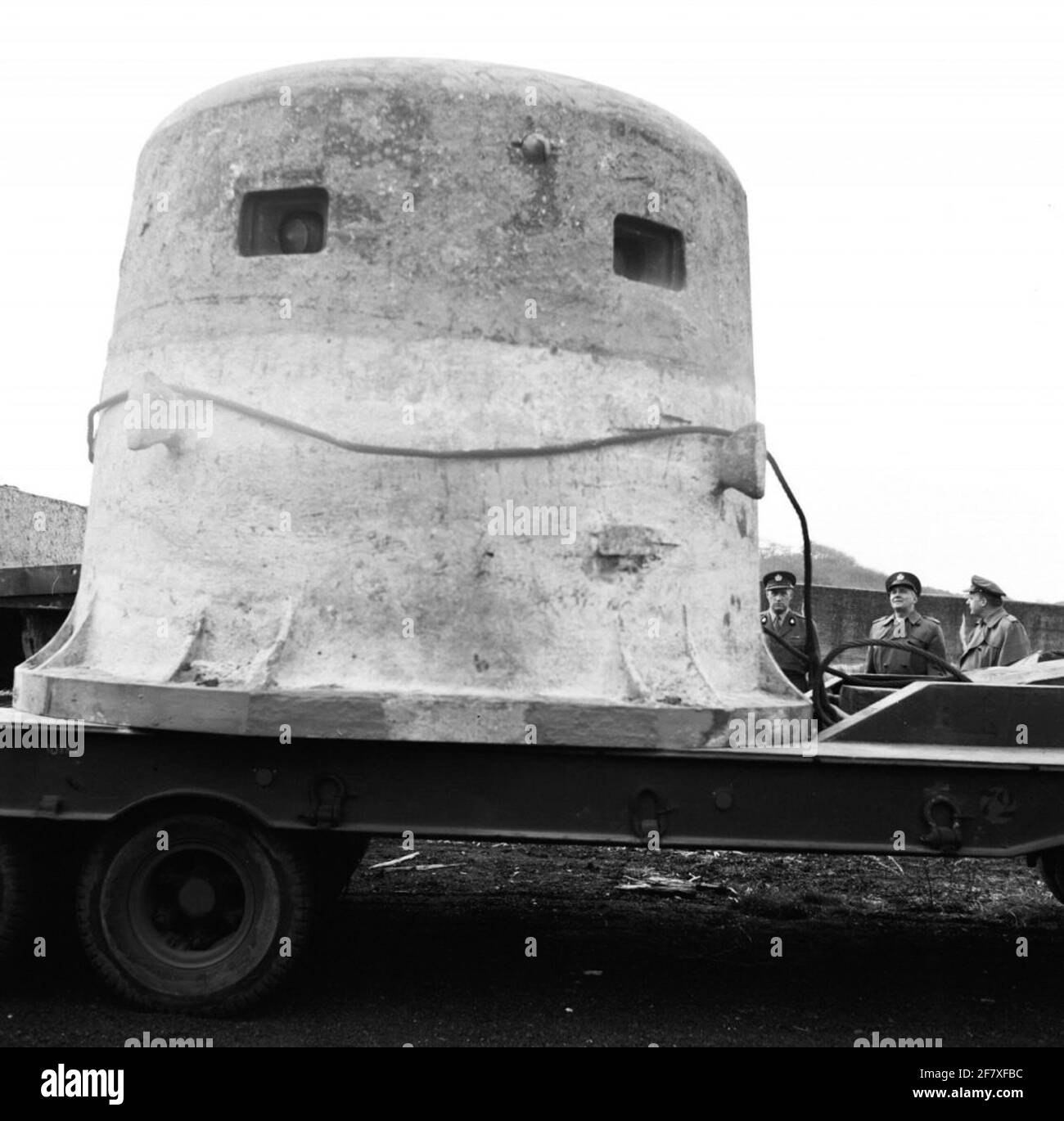 Dismantling and transport of a steel armor dome of the core the bear ...