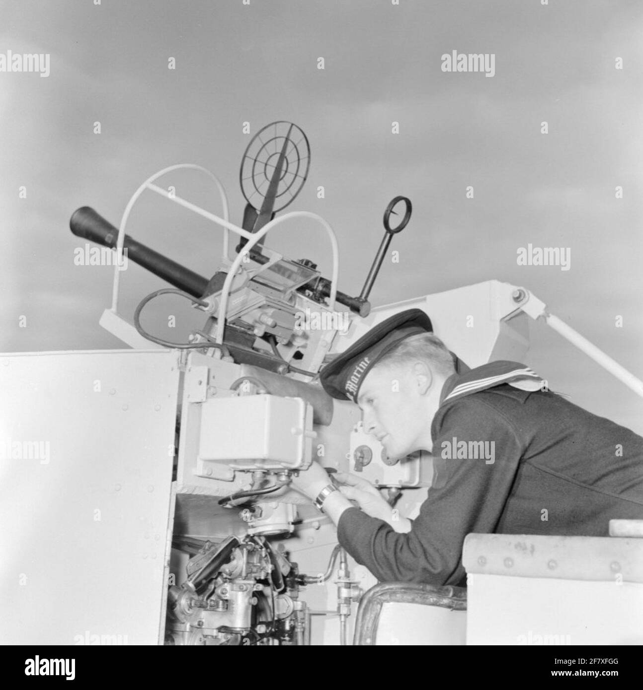 Mechanic process Black and White Stock Photos & Images - Alamy