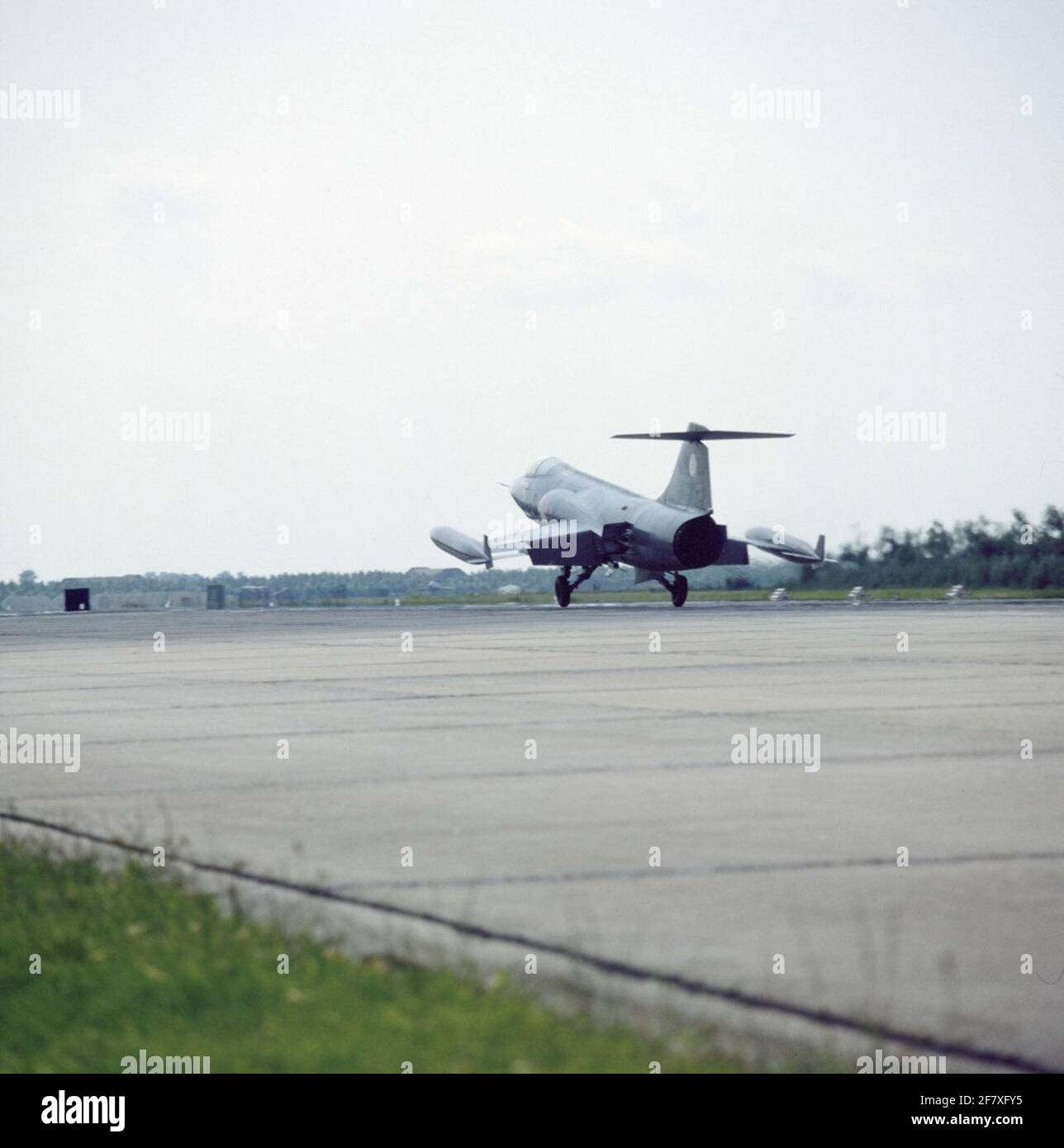 Lockheed F-104G Starfighter of 322 Squadron in the landing on ...