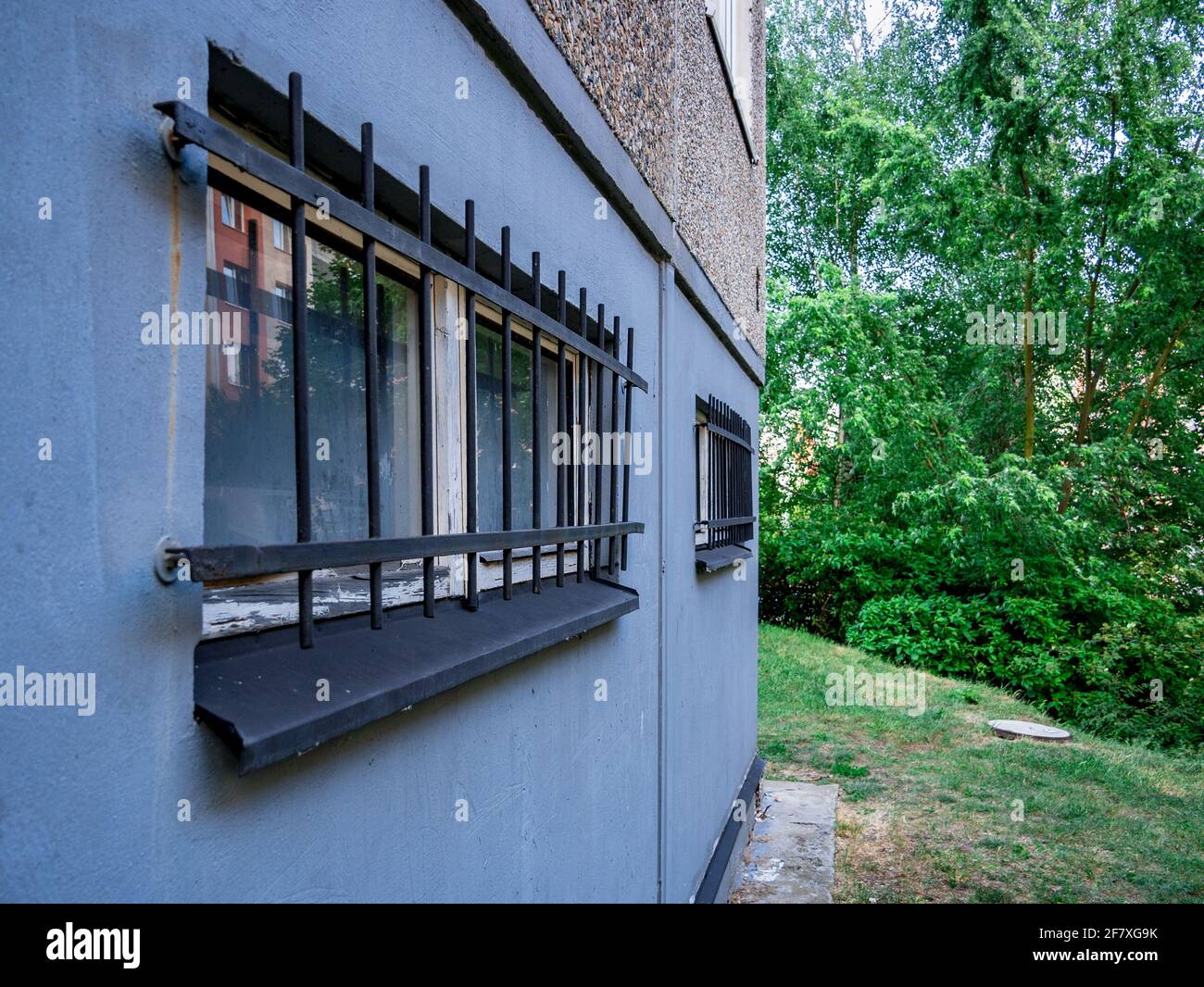 Anti theft windows hi-res stock photography and images - Alamy