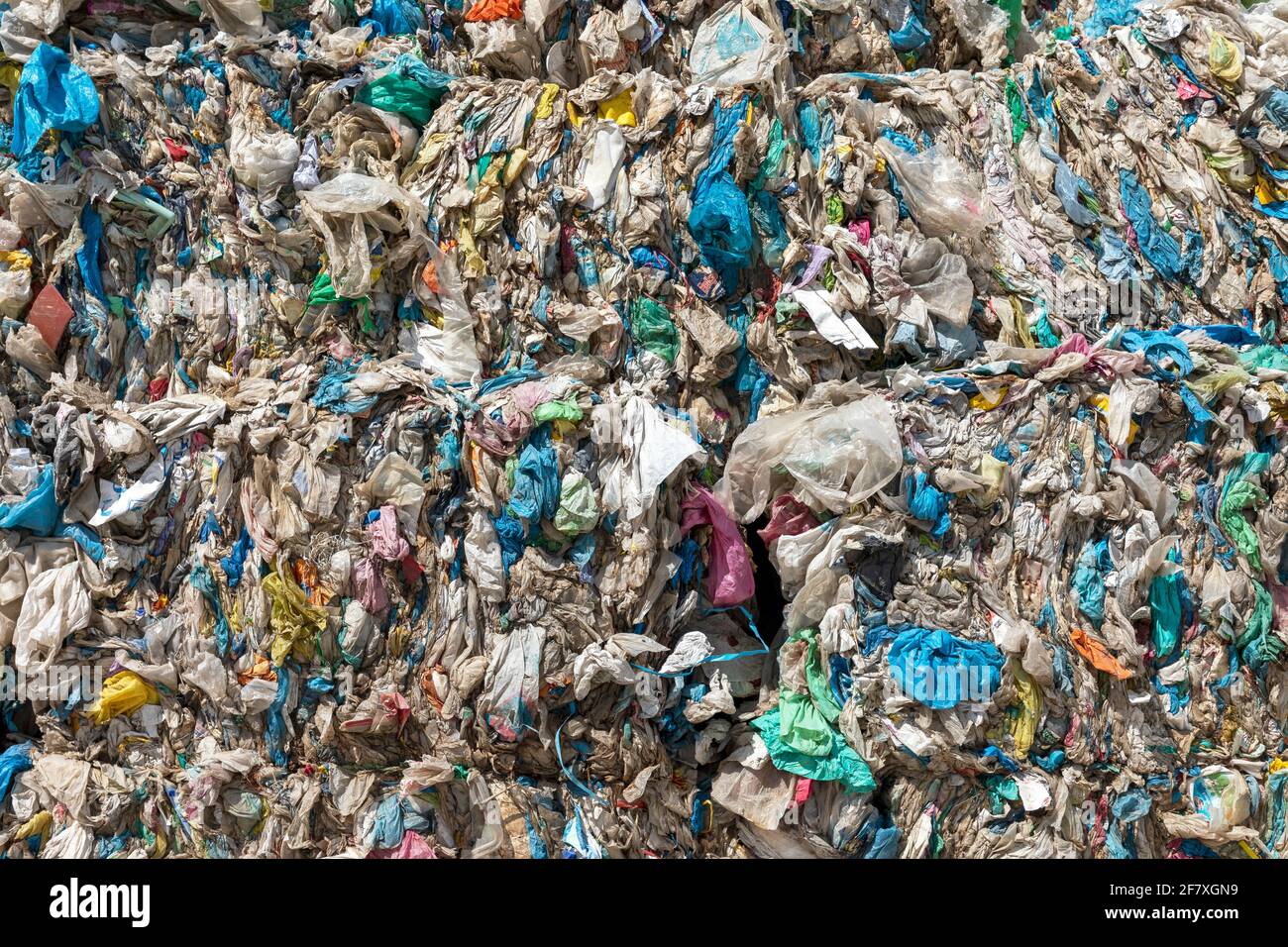 Recycling of secondary raw materials, bale of secondary raw materials ...