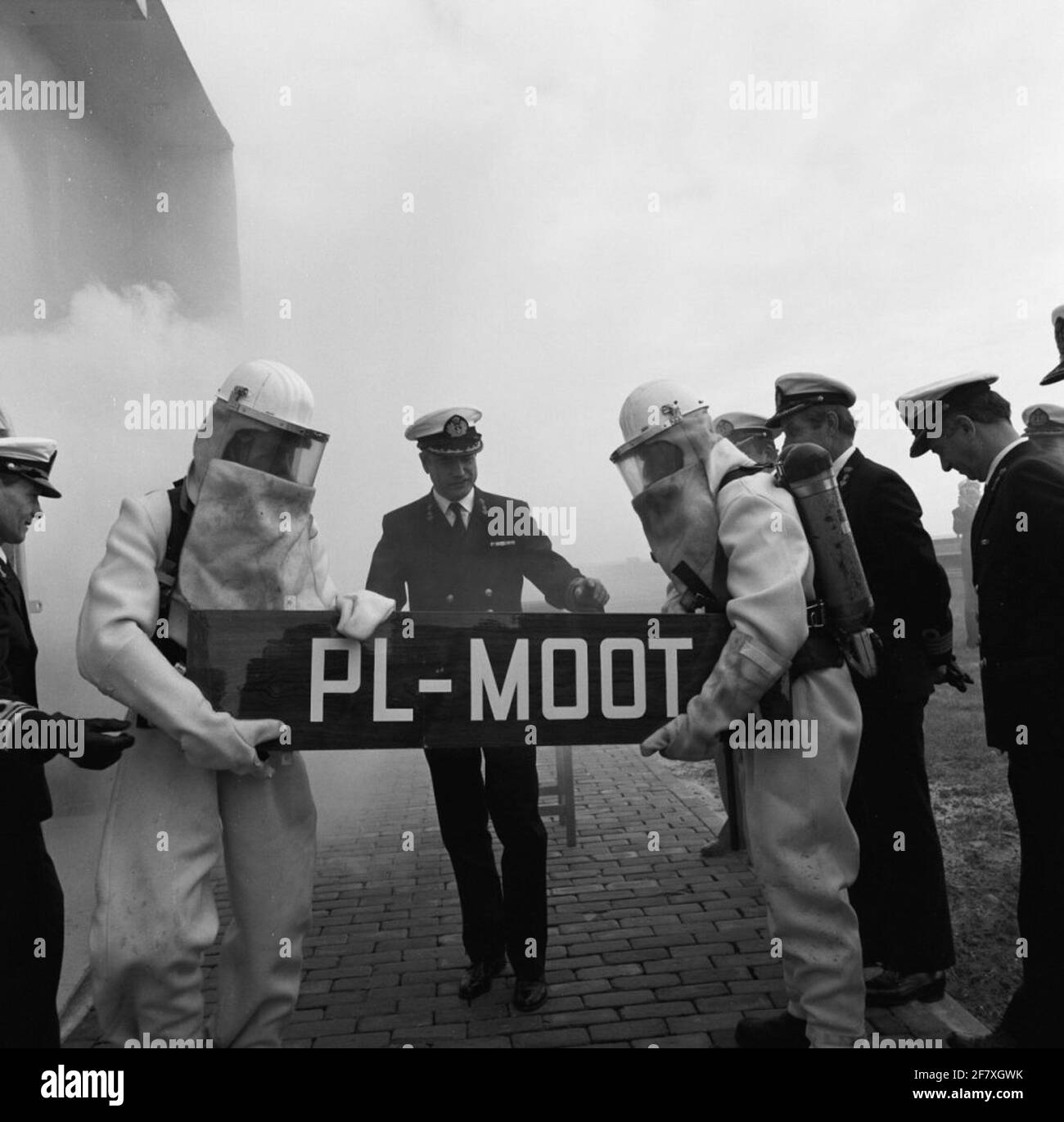 The new compressed air exercise ward is transferred to the NBCD school ...