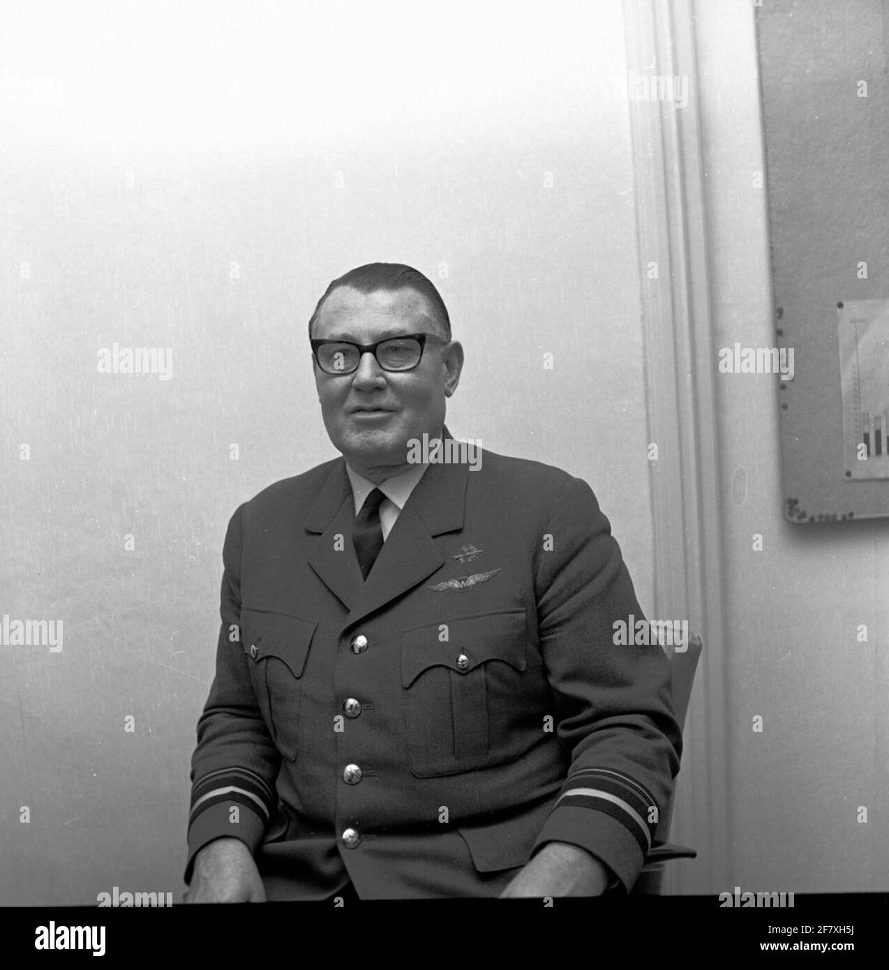 M observer Black and White Stock Photos & Images - Alamy