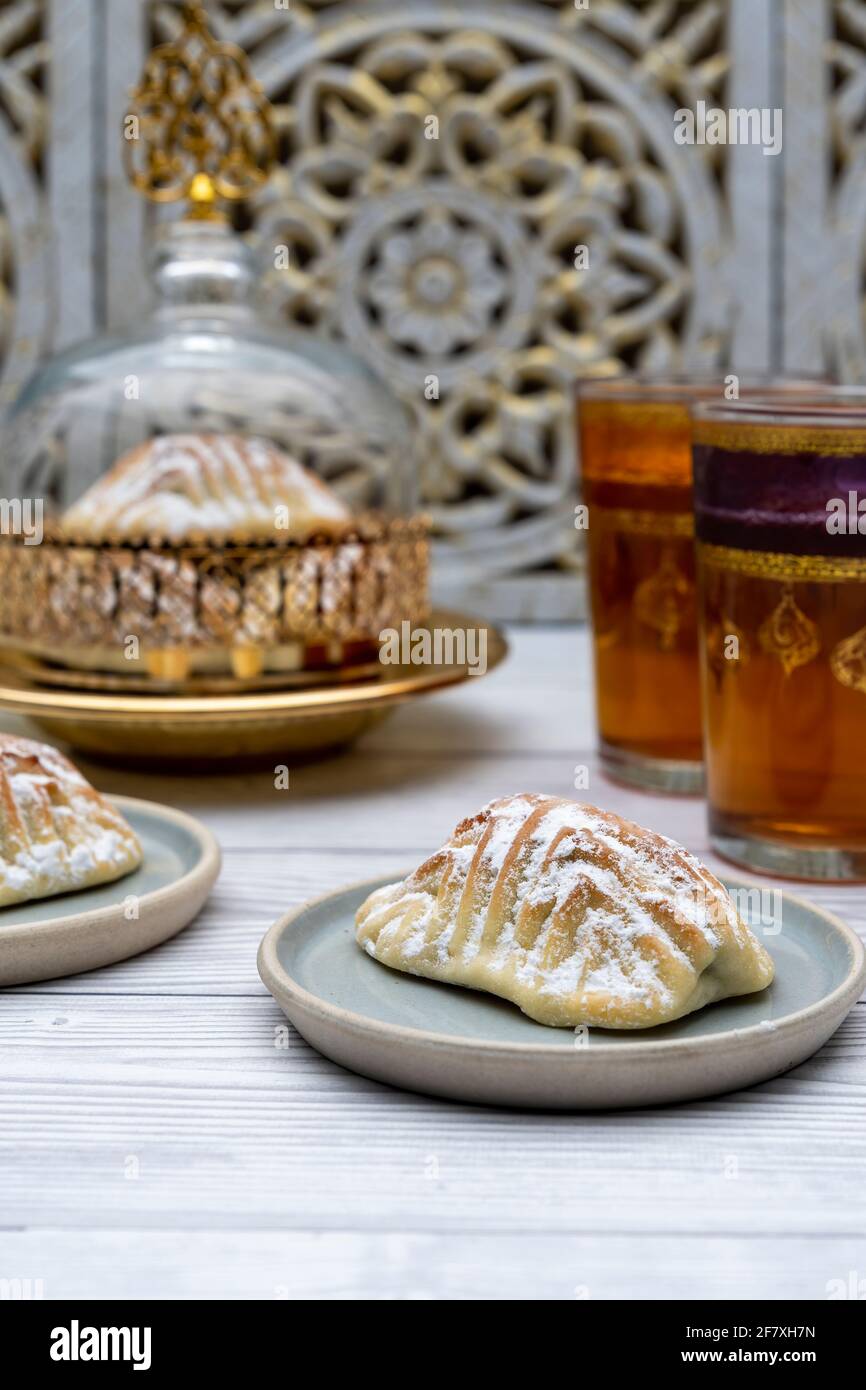 Desserts Eid al-Fitr, Kahk (Eid Cookies) Arabic filled Pistachio or nut ...
