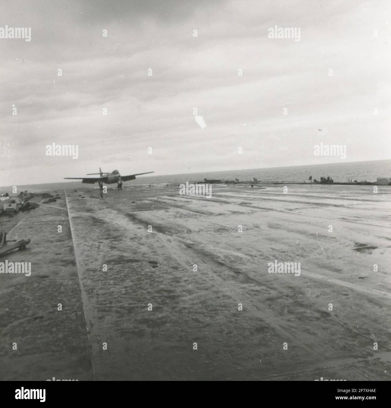 HR.MS. Flying Campschip Karel Doorman (2) (1948-1968), Opening Seahawk ...