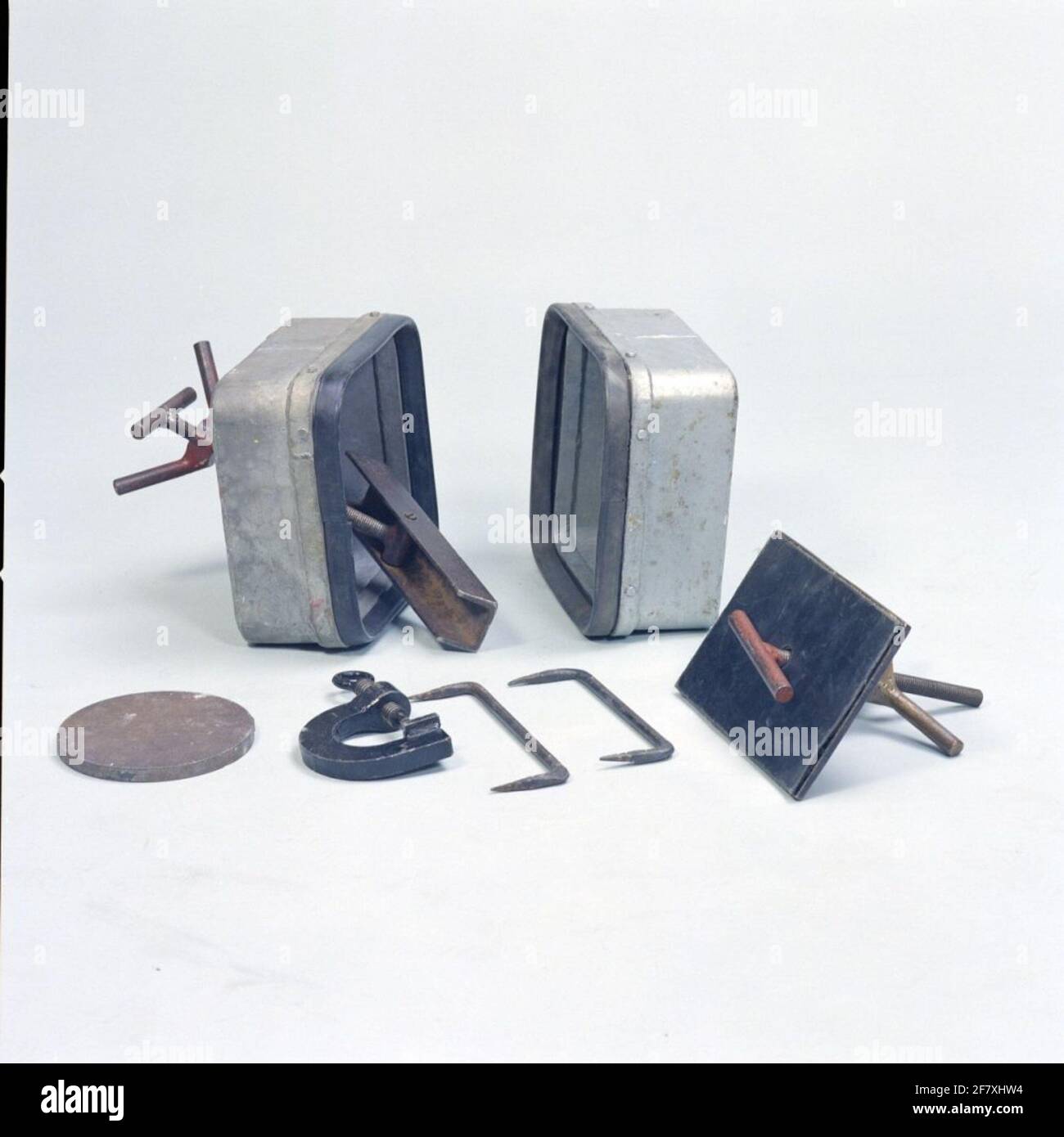 Technical recording from object series Damage restriction means at the ...