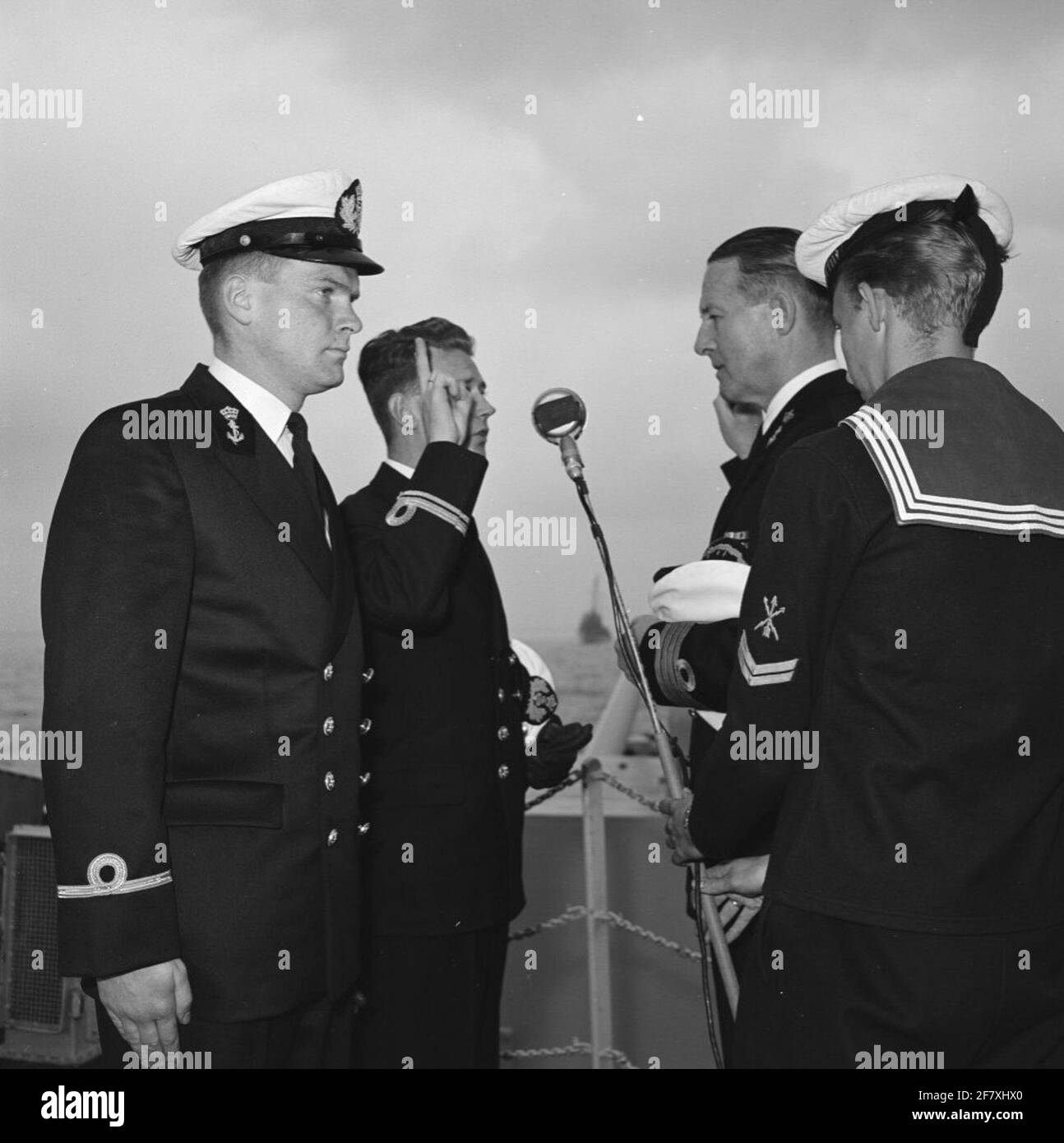 Archery A / B of the Cruiser Hr.Ms in Oran for Anchor. The seven ...