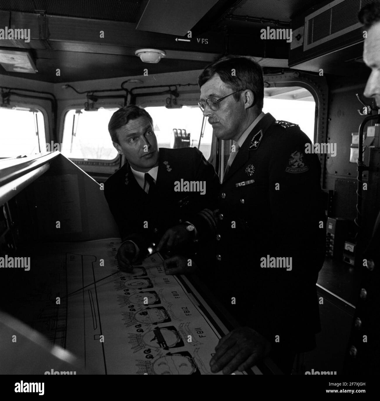 Orientation visit Lieutenant General W.J. Loos, Commander First Army ...