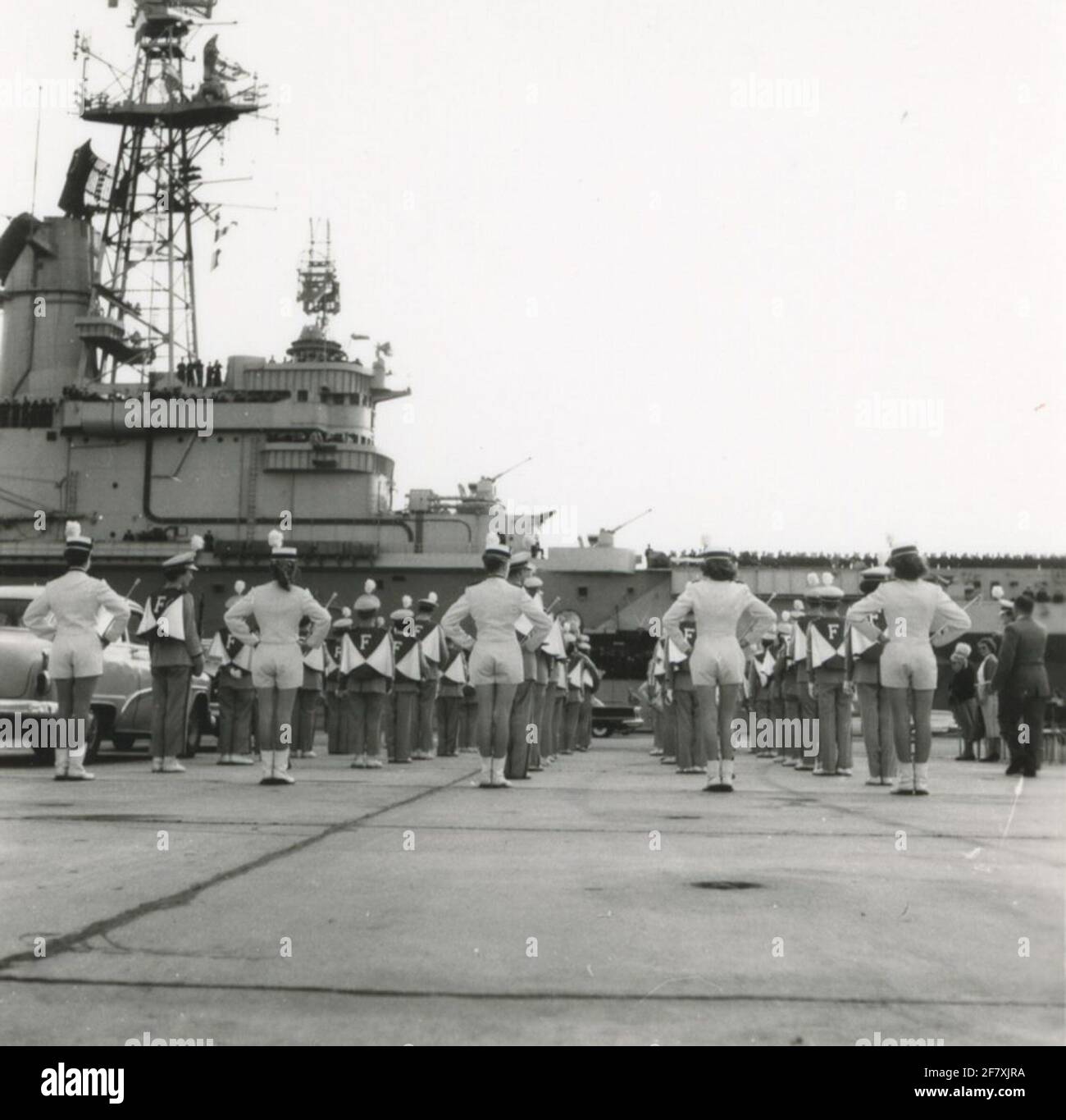 HR.MS. Flying Campschip Karel Doorman (2) (1948-1968), Welcome by ...