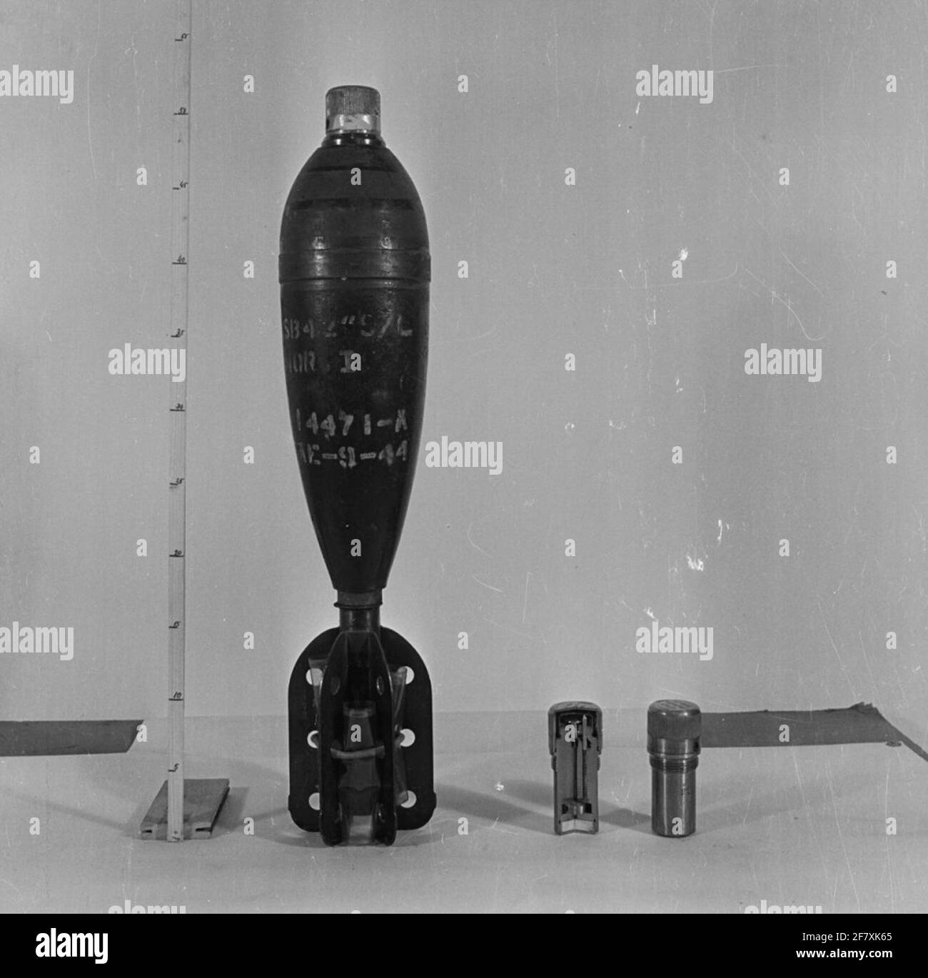 4 2 inch mortar hi-res stock photography and images - Alamy