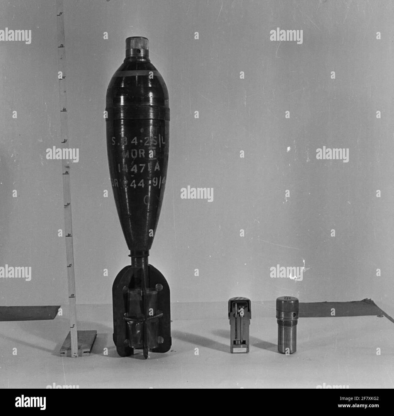 10 inch mortar hi-res stock photography and images - Alamy