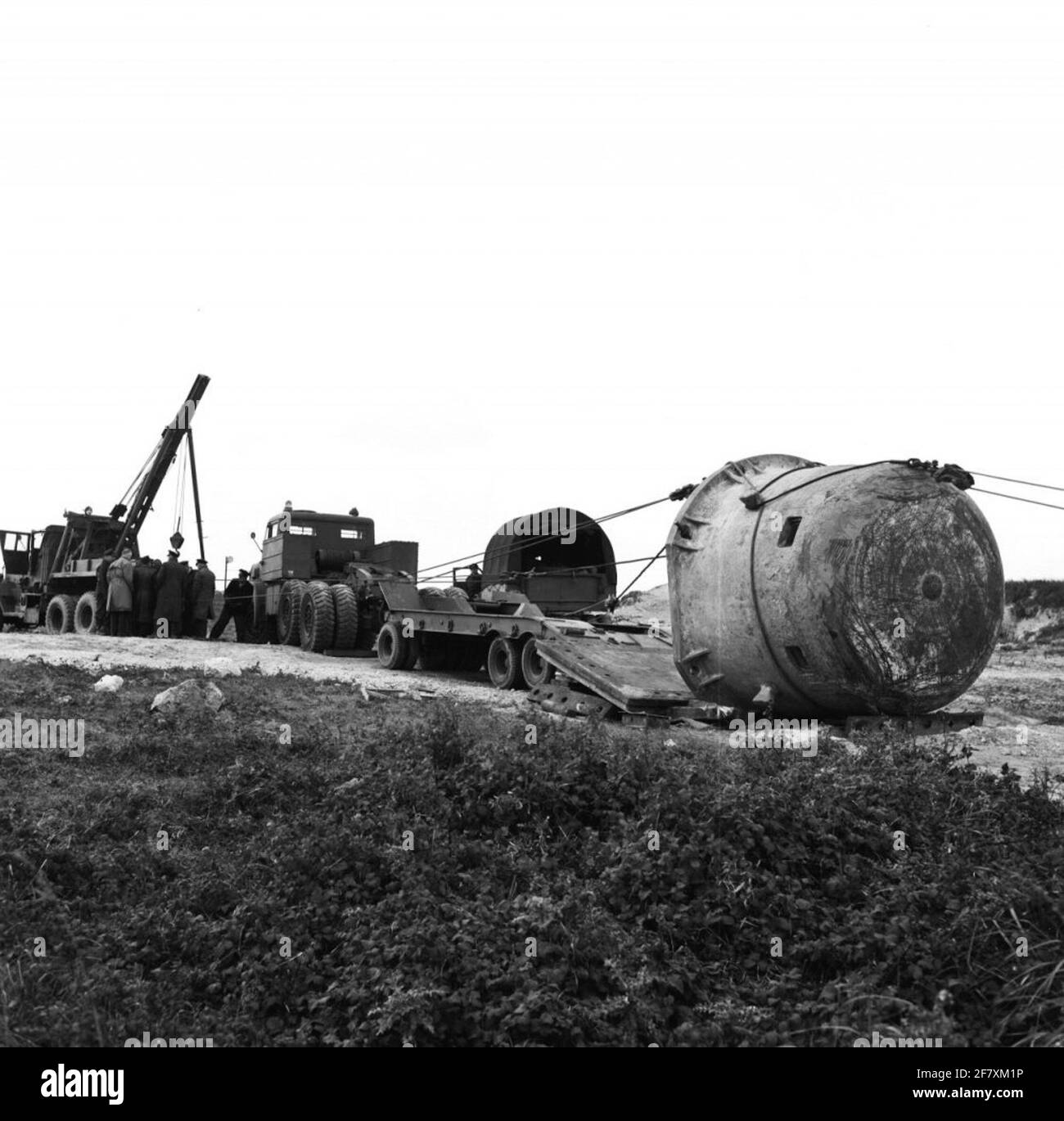 Dismantling and transport of a steel armor dome of the core the bear ...