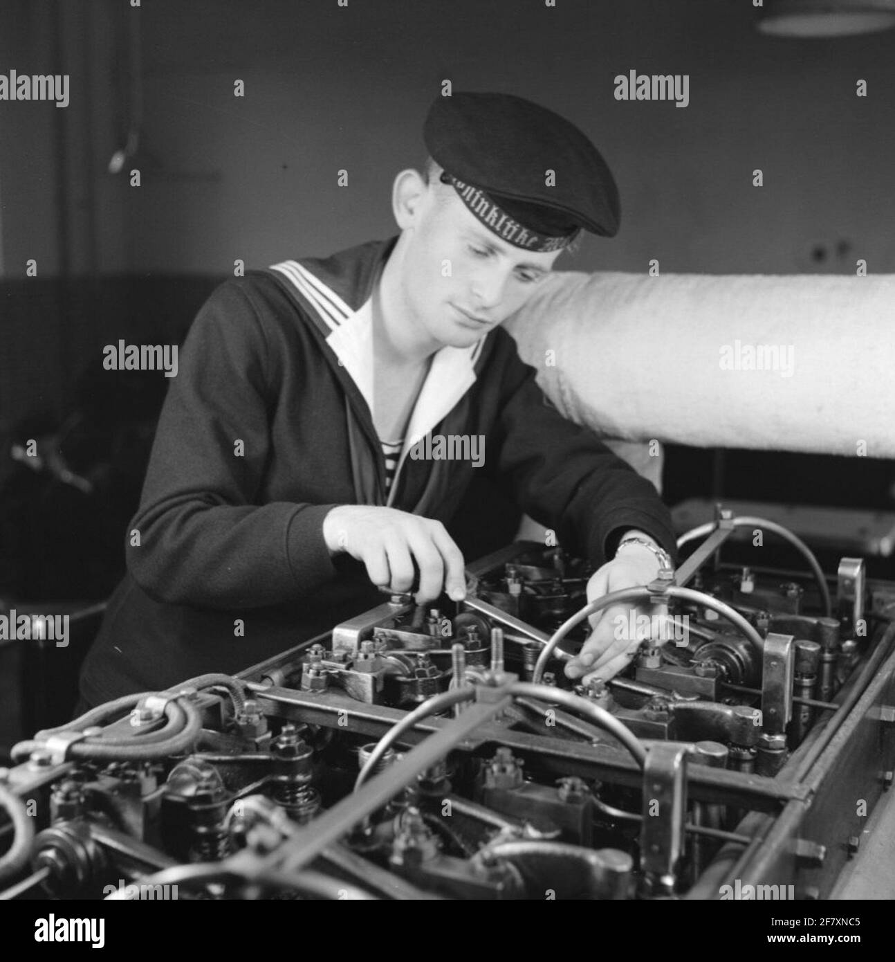 Operator in training at diesel engine Stock Photo - Alamy