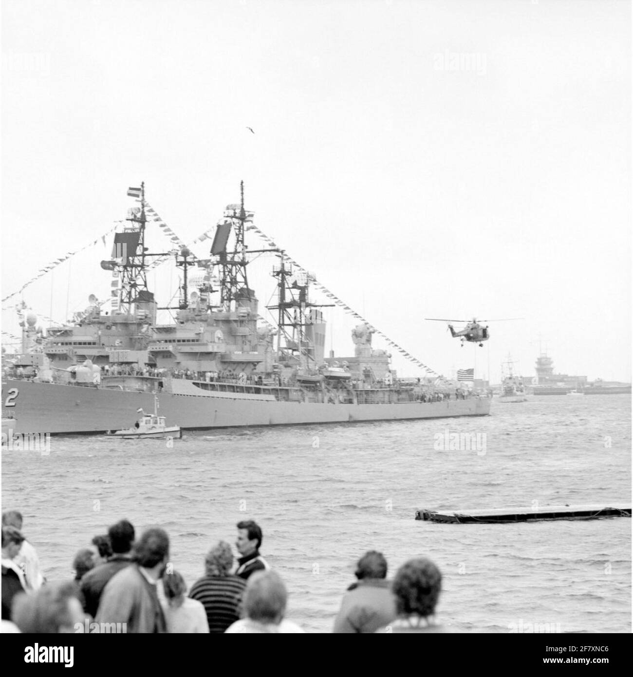 Uss mahan Black and White Stock Photos & Images - Alamy