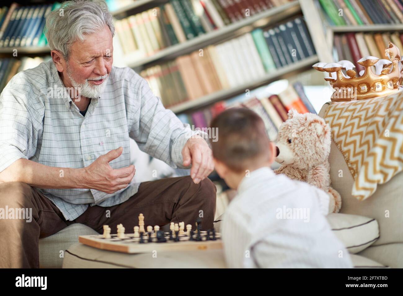 Generations living home hi-res stock photography and images - Alamy