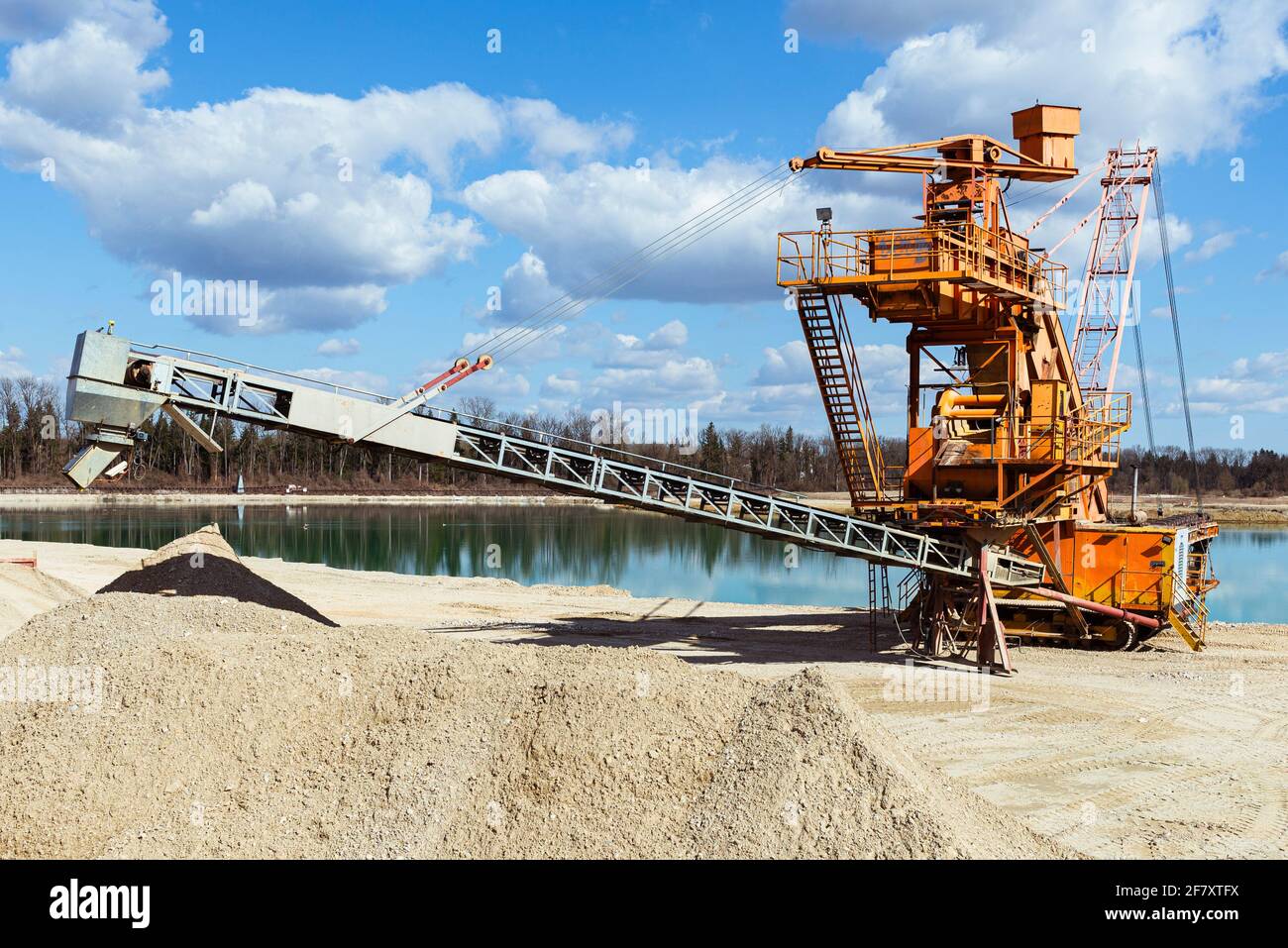 Gravel dredging hi-res stock photography and images - Alamy