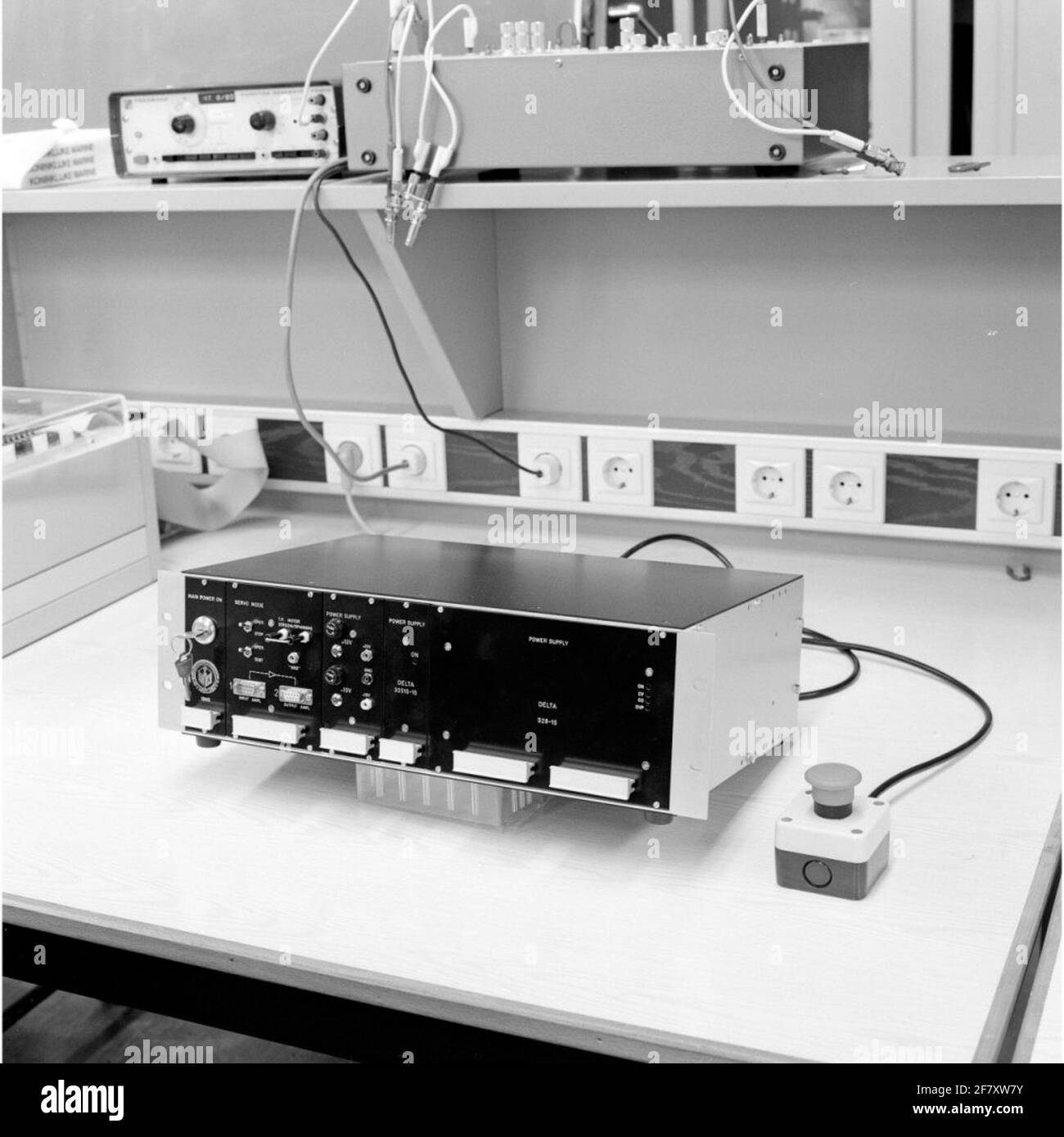 Part of a lesson arrangement for controlling a (fire line) radar on the ...