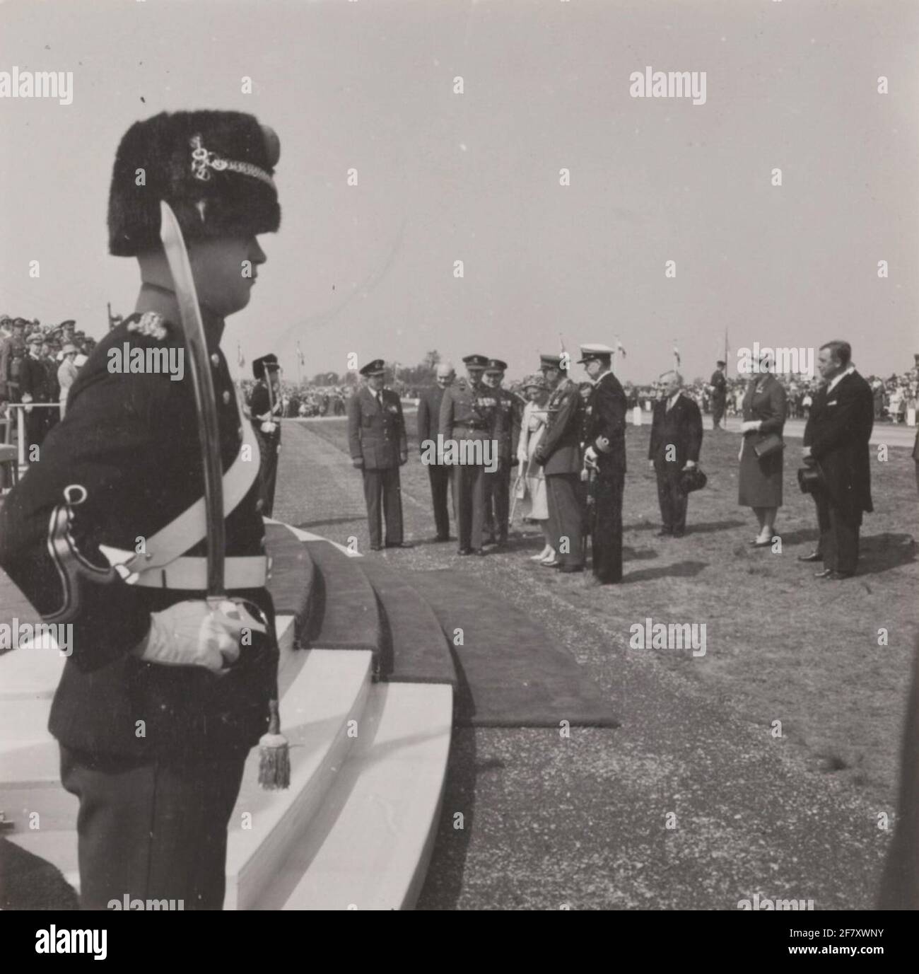 Officers of the Royal Netherlands Army, - Marine and airpower offer the ...