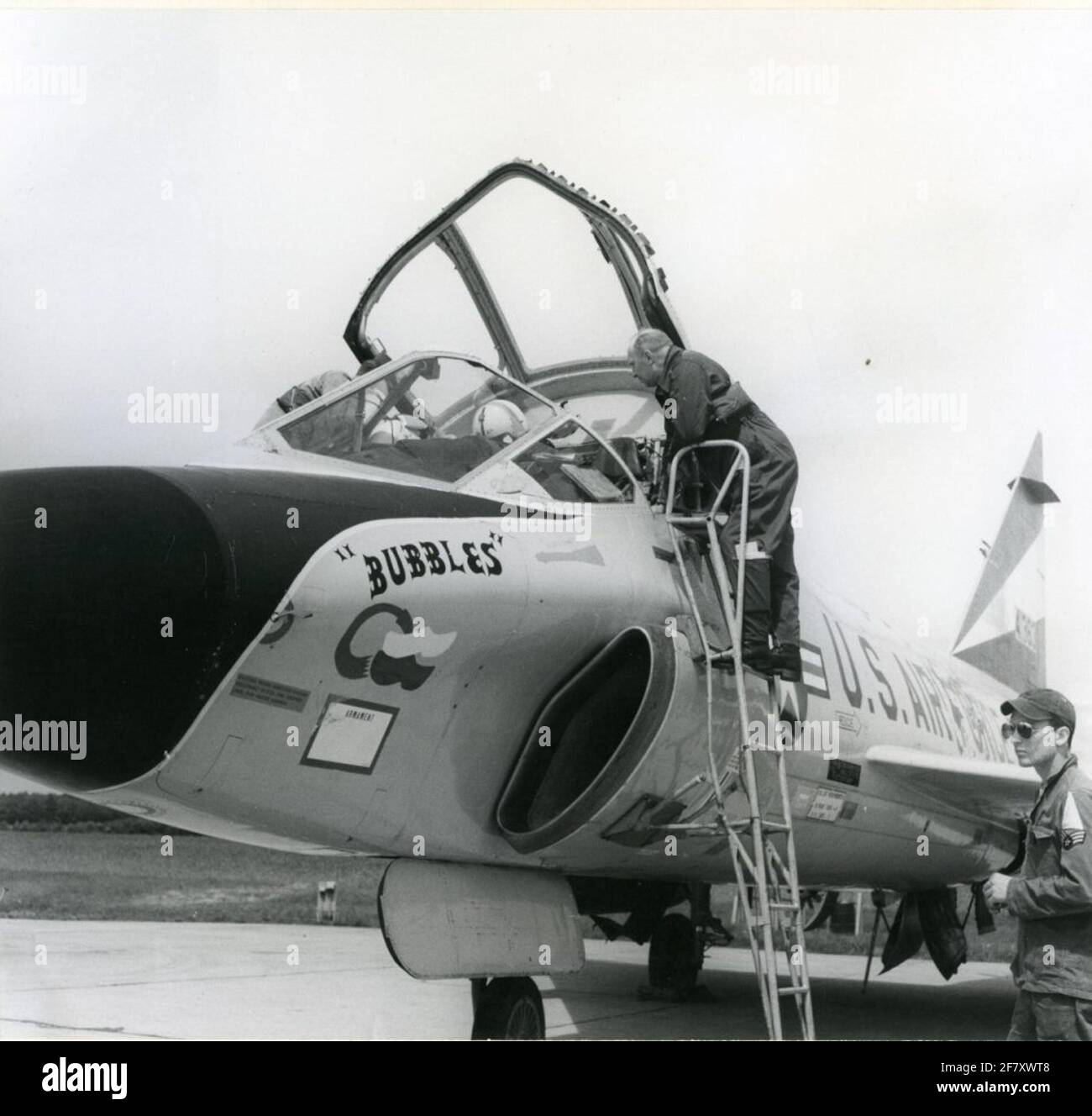 Tf dagger hi-res stock photography and images - Alamy