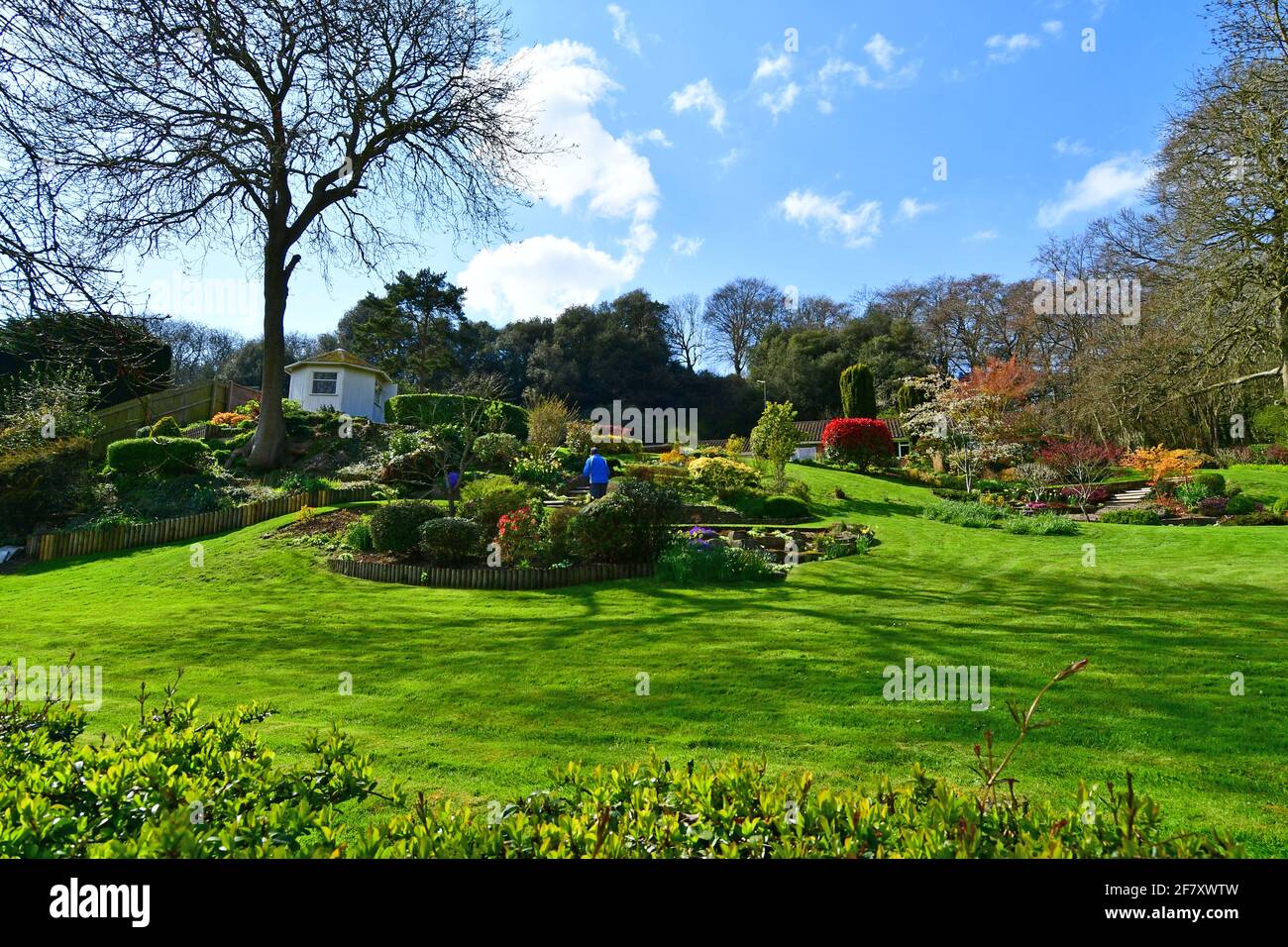 Clevedon, UK. 10th Apr, 2021. On a warm afternoon in Clevedon North ...