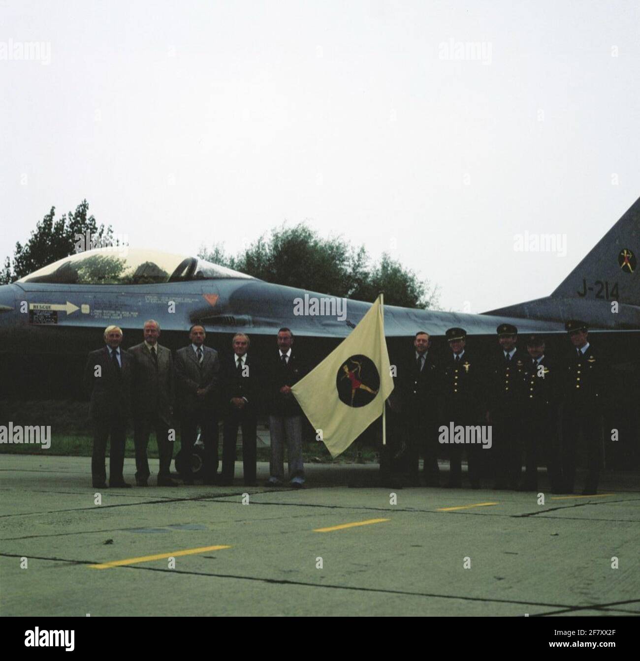 Ten 323 commanders in a row. From left to right: Linzel, van Arkel, Van ...