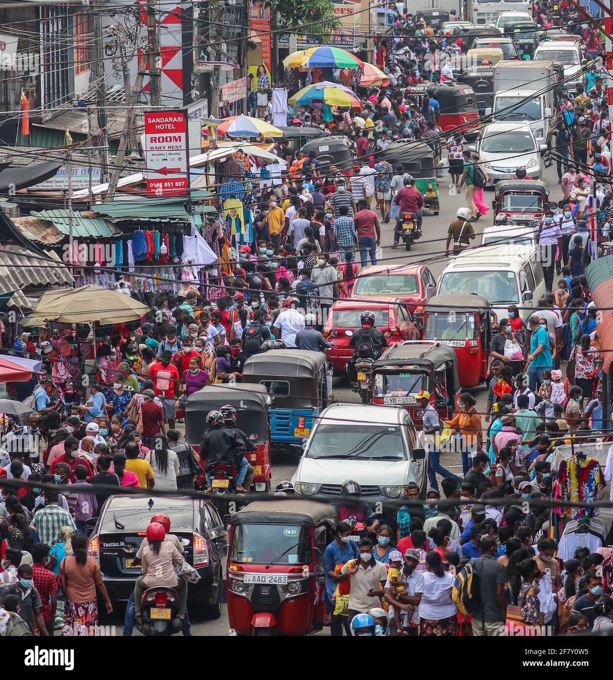 Maharagama, Sri Lanka. 10th Apr, 2021. A view of a shopping street ...