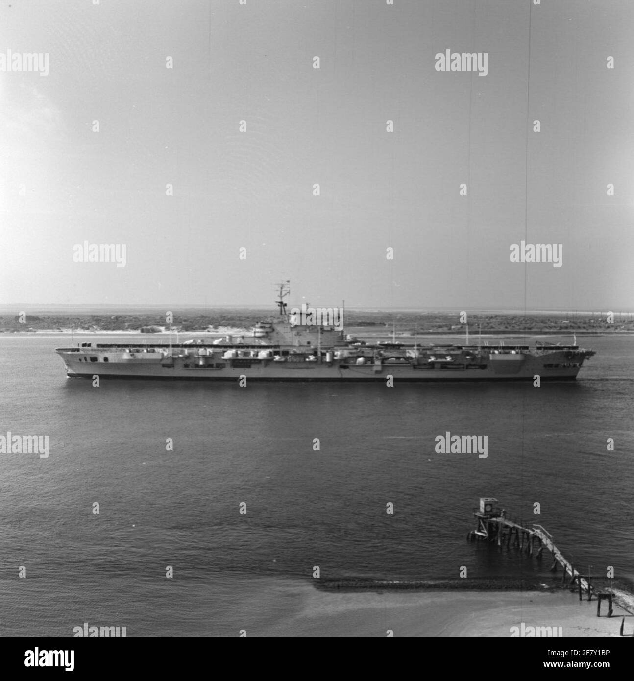 Hms implacable r86 hi-res stock photography and images - Alamy