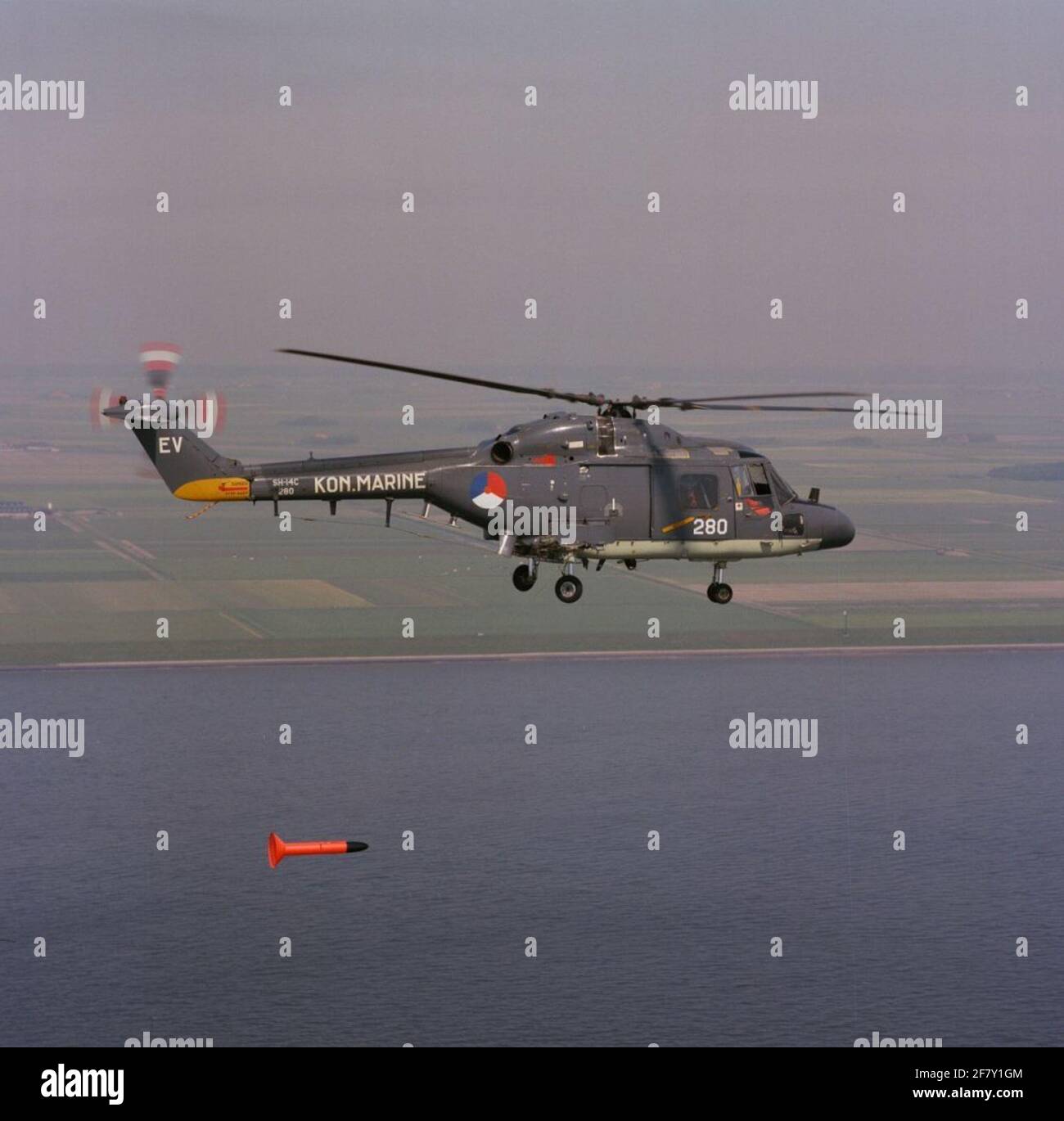 Launch of an exercise properedo from a lynx helicopter Stock Photo - Alamy