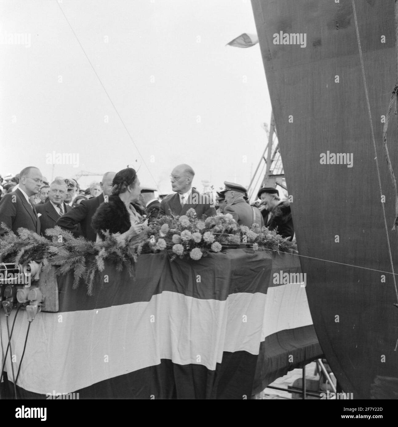 Photo moment of the launch of a naval ship Stock Photo - Alamy