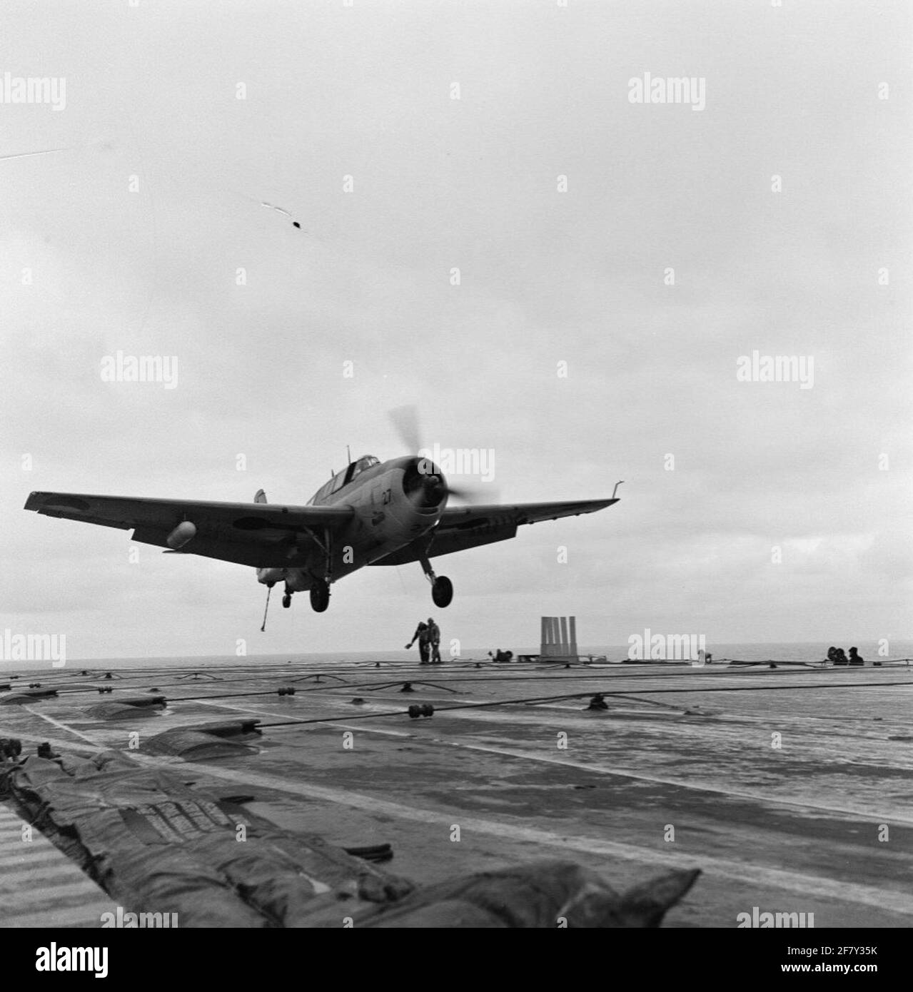The Grumman TBM-3S2 Avenger Submarine Boat Boat Archter with ...