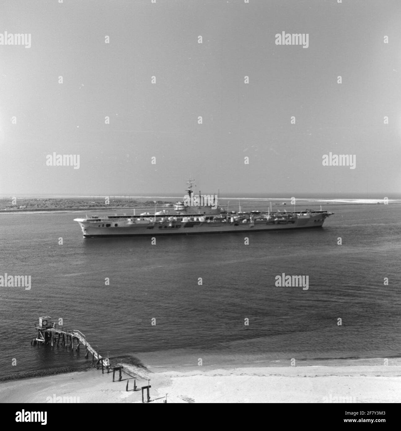 Hms implacable r86 hi-res stock photography and images - Alamy