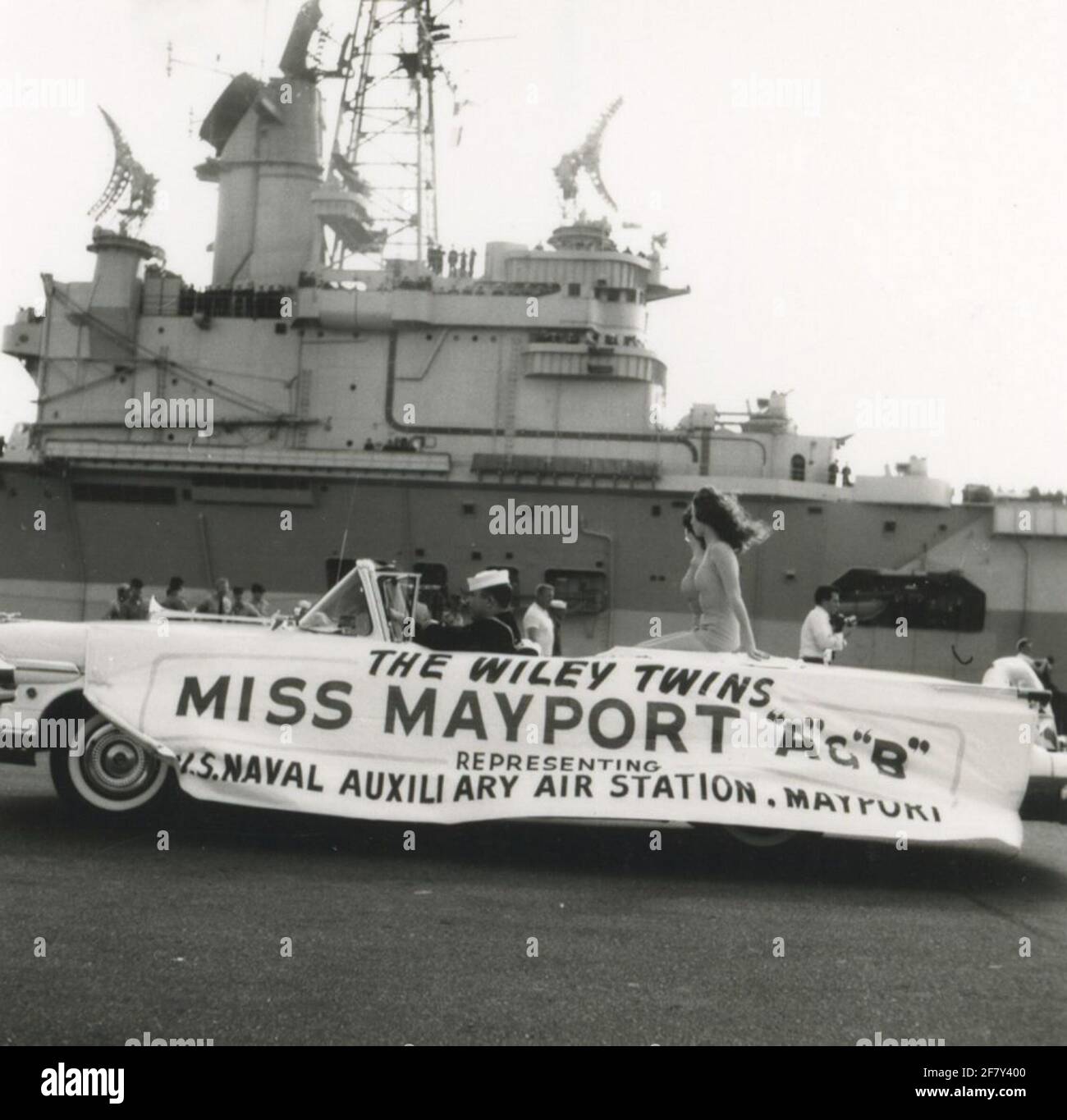 HR.MS. Flying Campschip Karel Doorman (2) (1948-1968), Welcome by ...