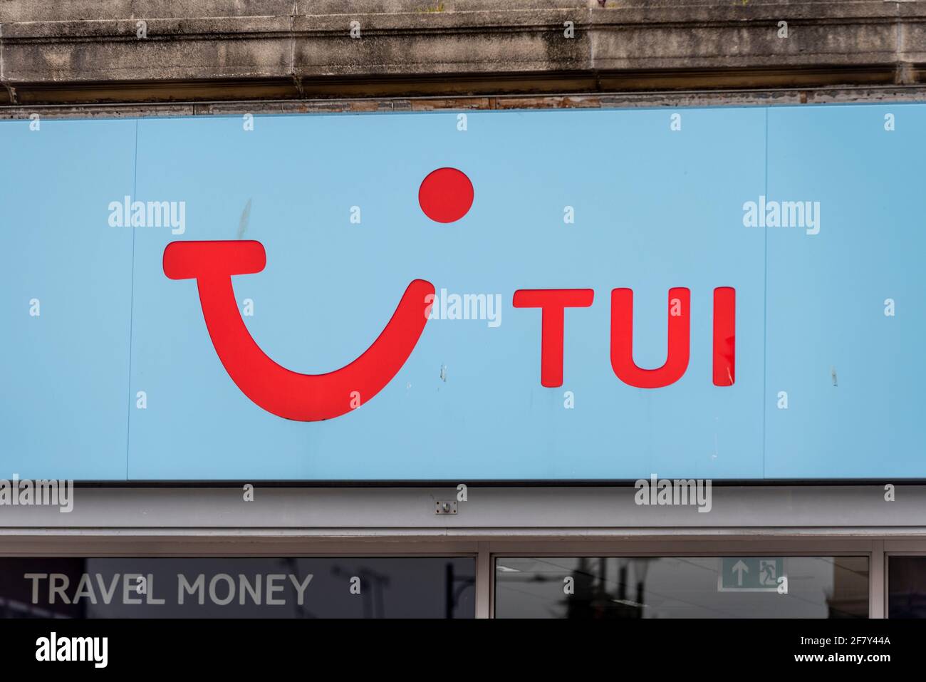 Tui shop hi-res stock photography and images - Alamy