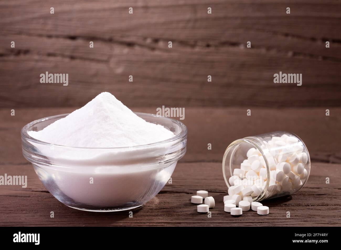 Natural sweetener in powder from stevia plant - Stevia rebaudiana. Top ...