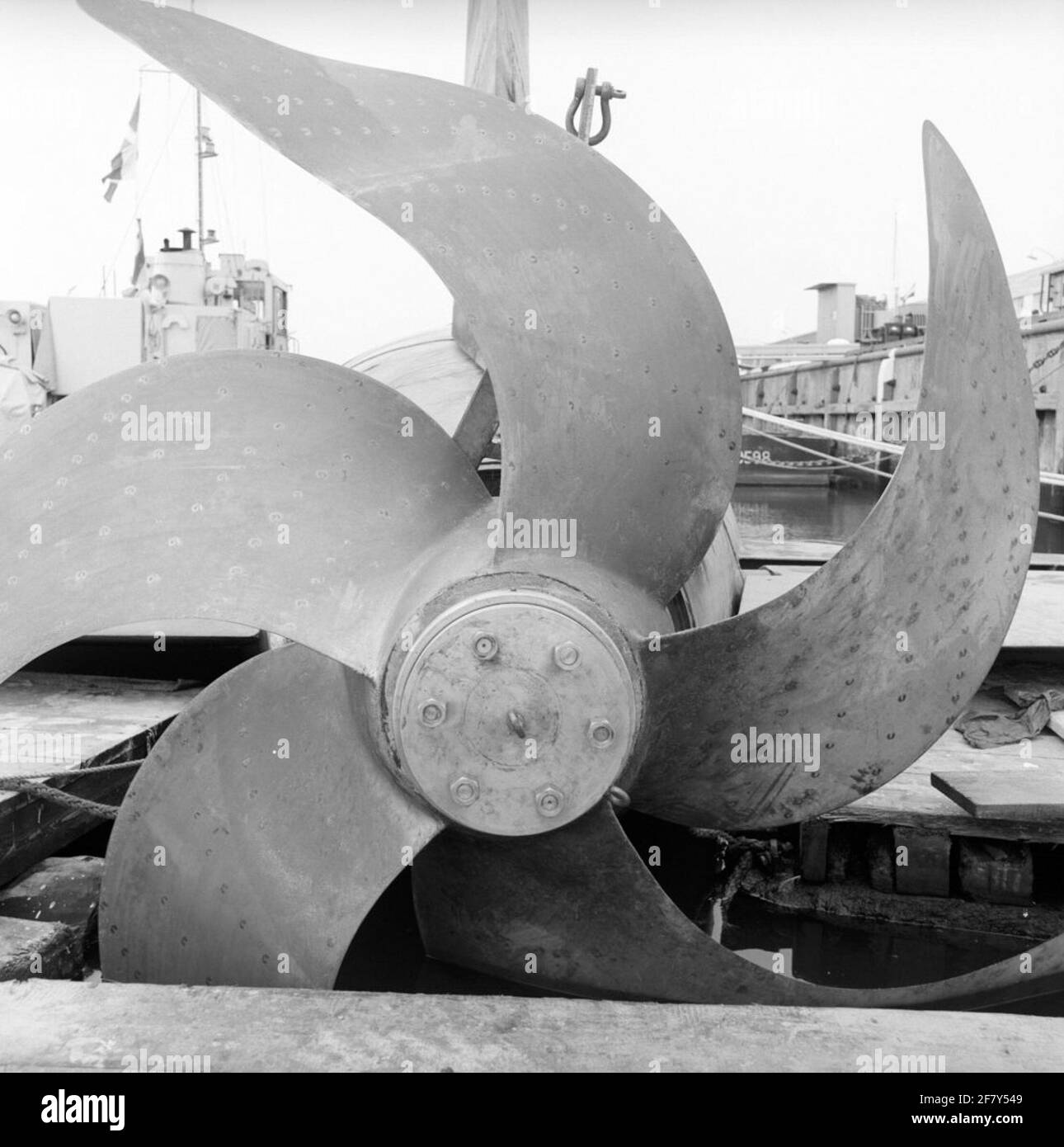 Cavitation research on scratches of submarines performed at the ...