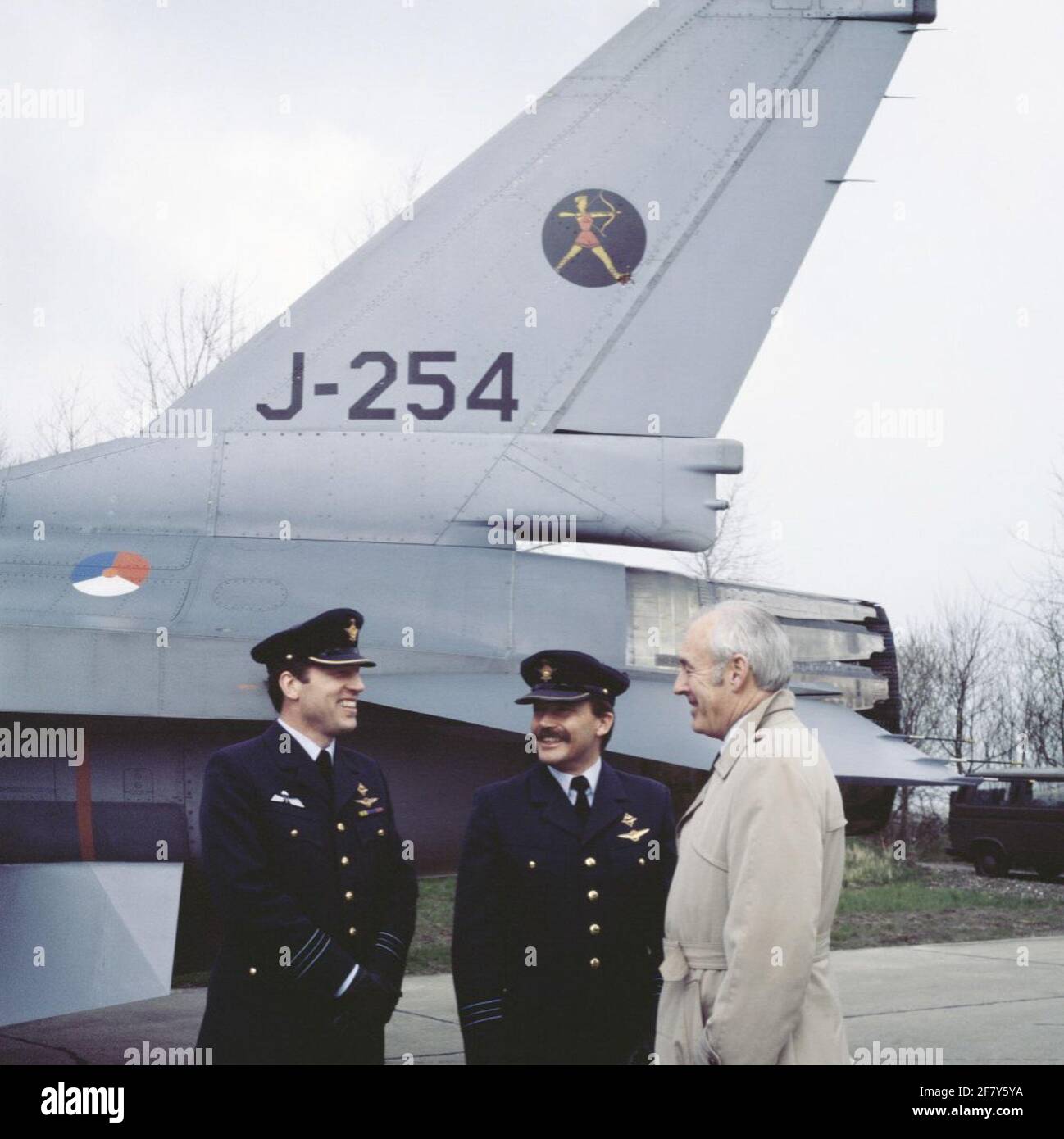 Lieutenant Colonel-Flyer B.D. J.L. Flinterman (right) during a command ...