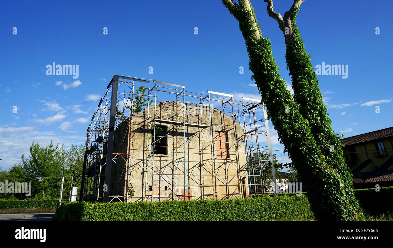 Old house repair hi-res stock photography and images - Alamy