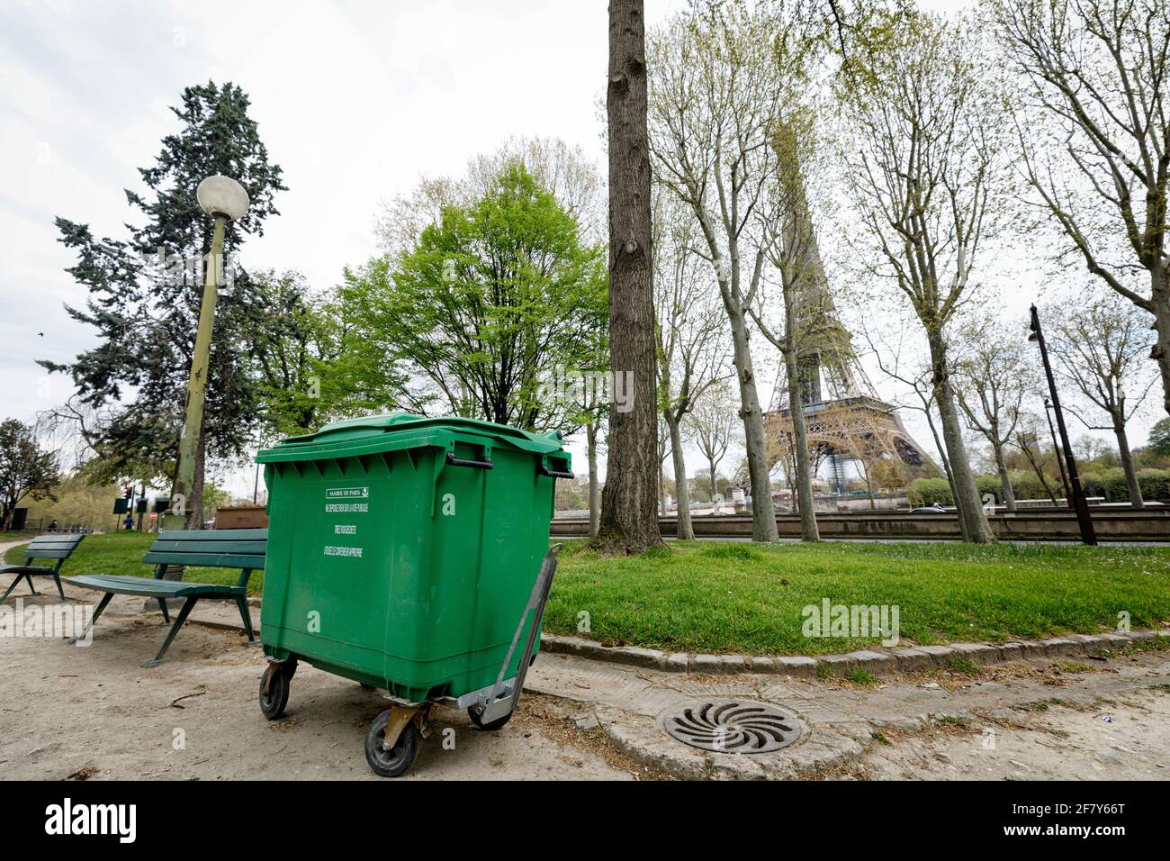 Paris, France. 09th Apr, 2021. A rubbish bin stands in a park near the ...