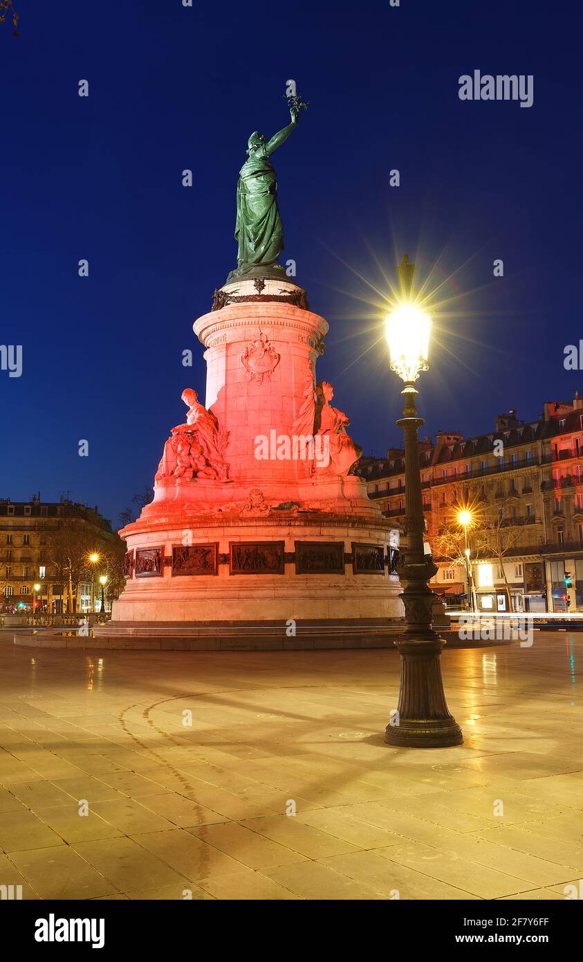 Statue of marianne symbol hi-res stock photography and images - Alamy