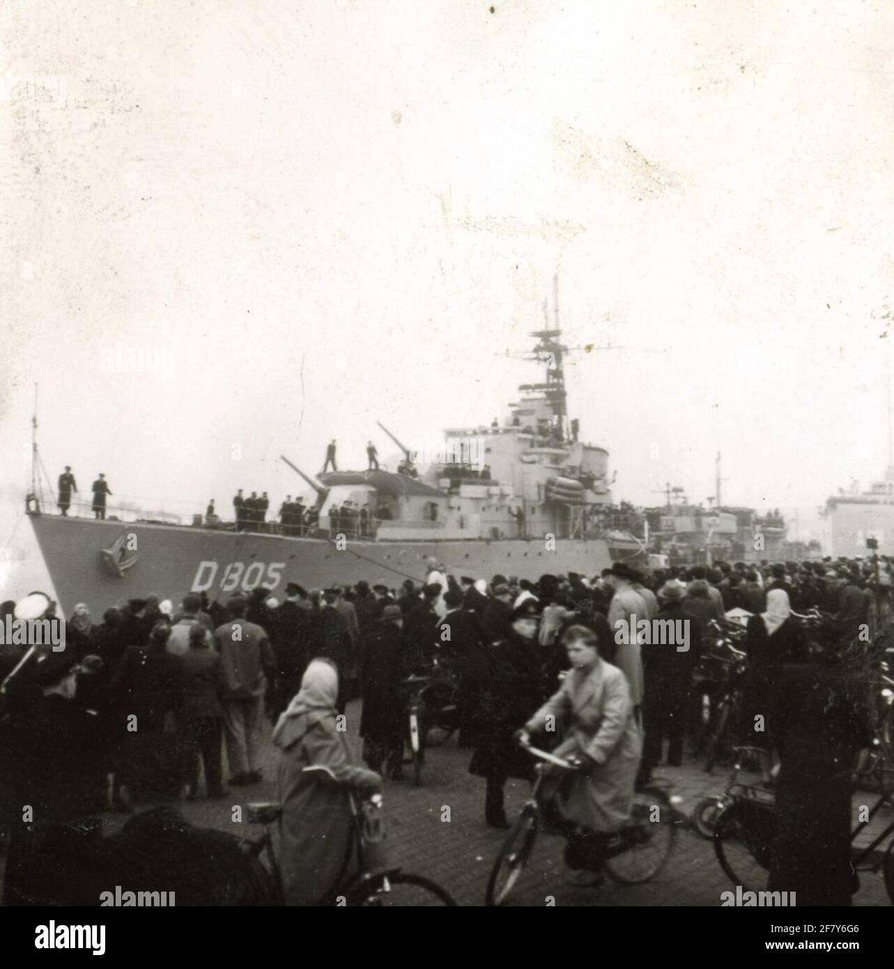 Ship serapis hi-res stock photography and images - Alamy