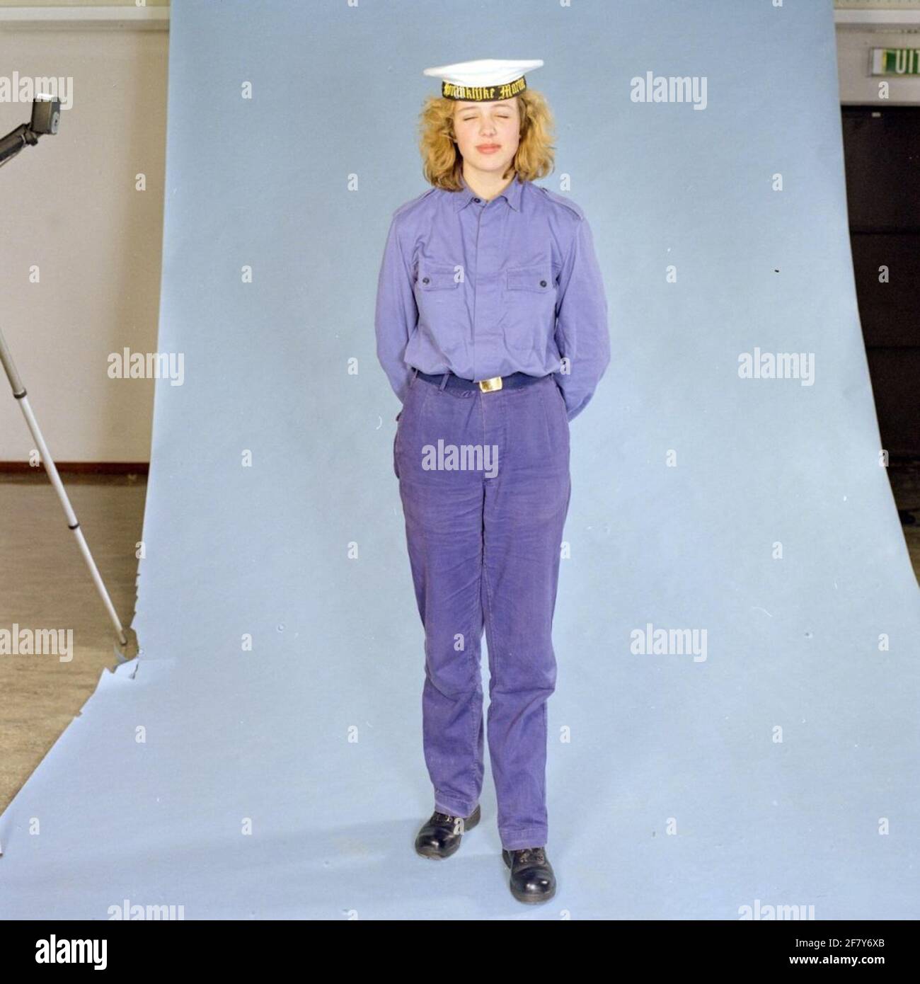 Royal navy female sailor hi-res stock photography and images - Alamy