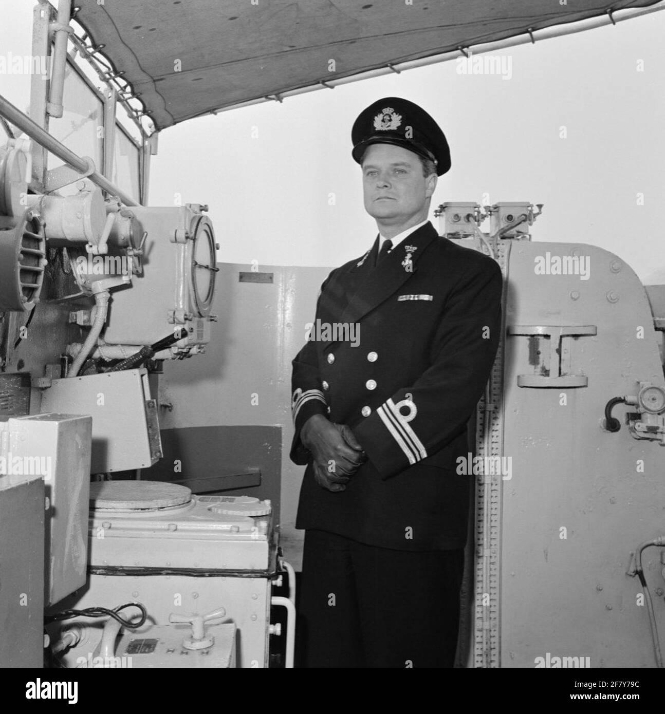 Lieutenant-Ter-Sea of the 1st class (LTZ 1) f.f. Brinkman. Ltz Brinkman ...