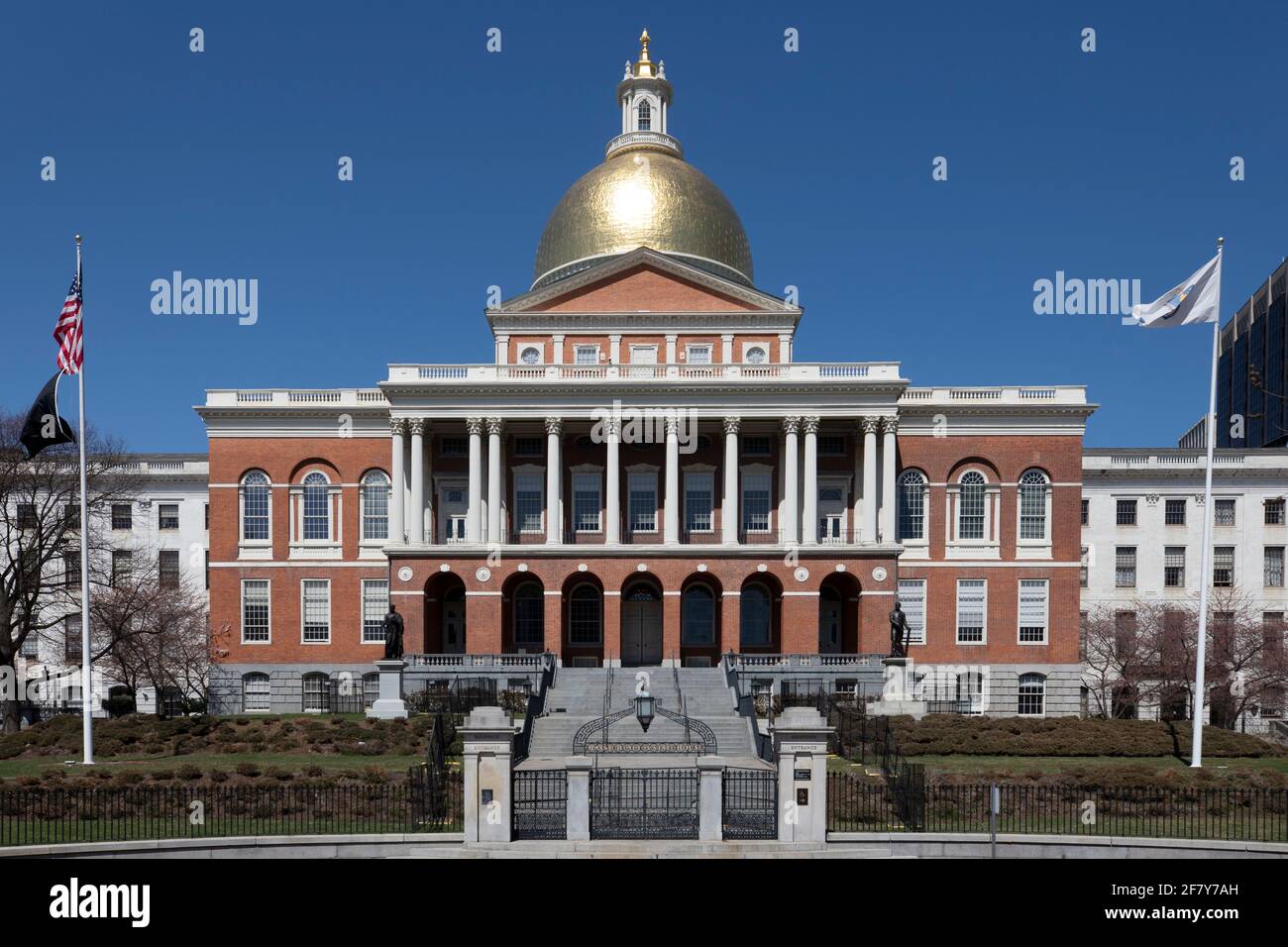 Facade government building massachusetts state hi-res stock photography ...
