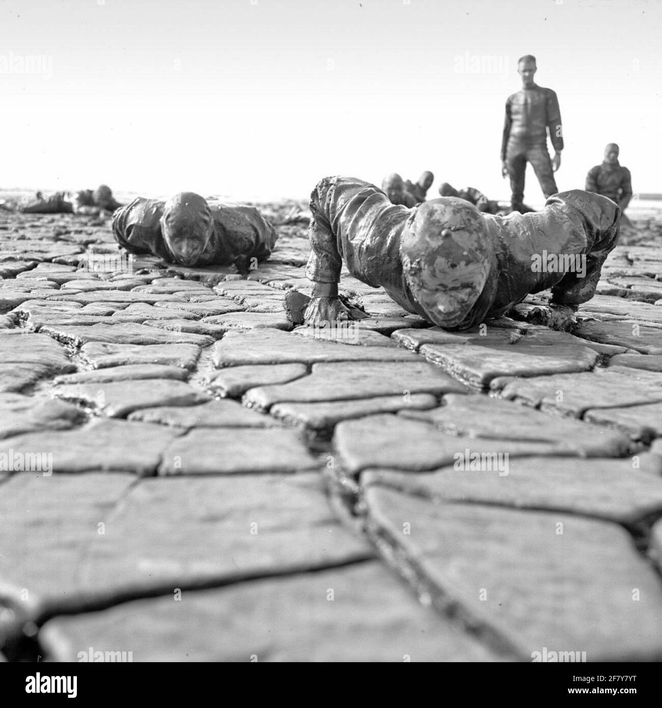 Army mud training hi-res stock photography and images - Alamy