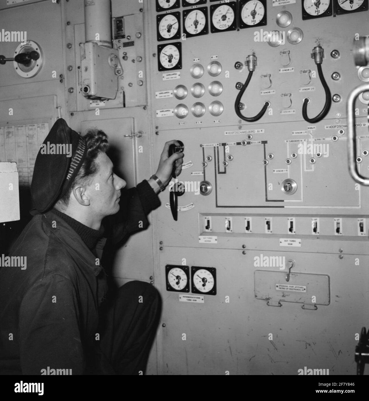 Electrician rear Subdue boat hacker hr.ms switchboard. Utrecht (D 817 ...