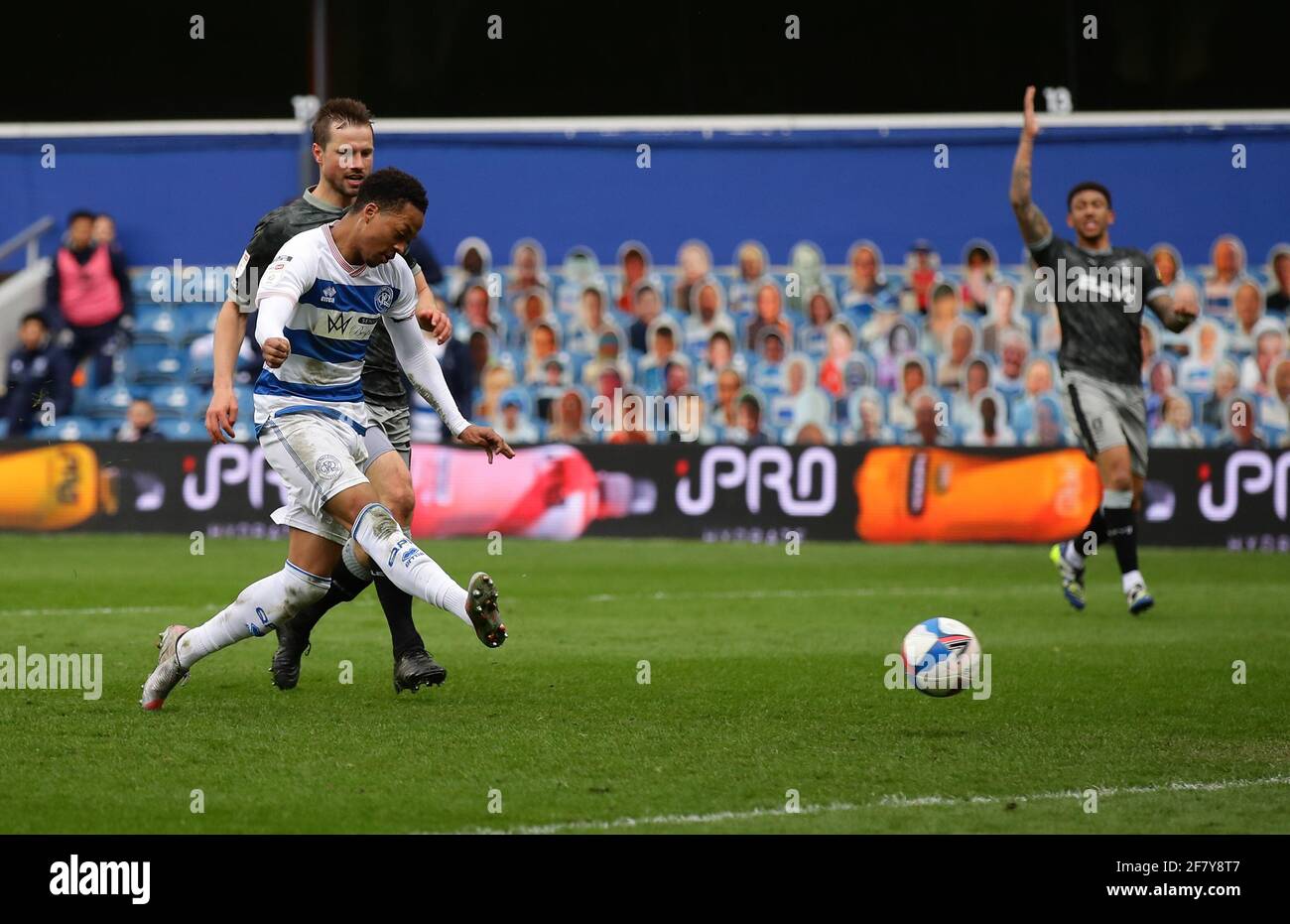 Qpr stadium hi-res stock photography and images - Alamy