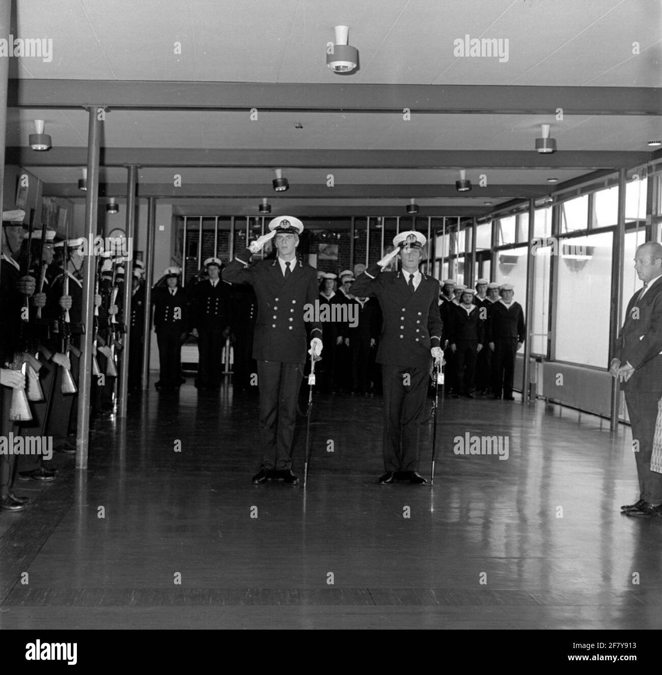 Lieutenant commander fox hi-res stock photography and images - Alamy