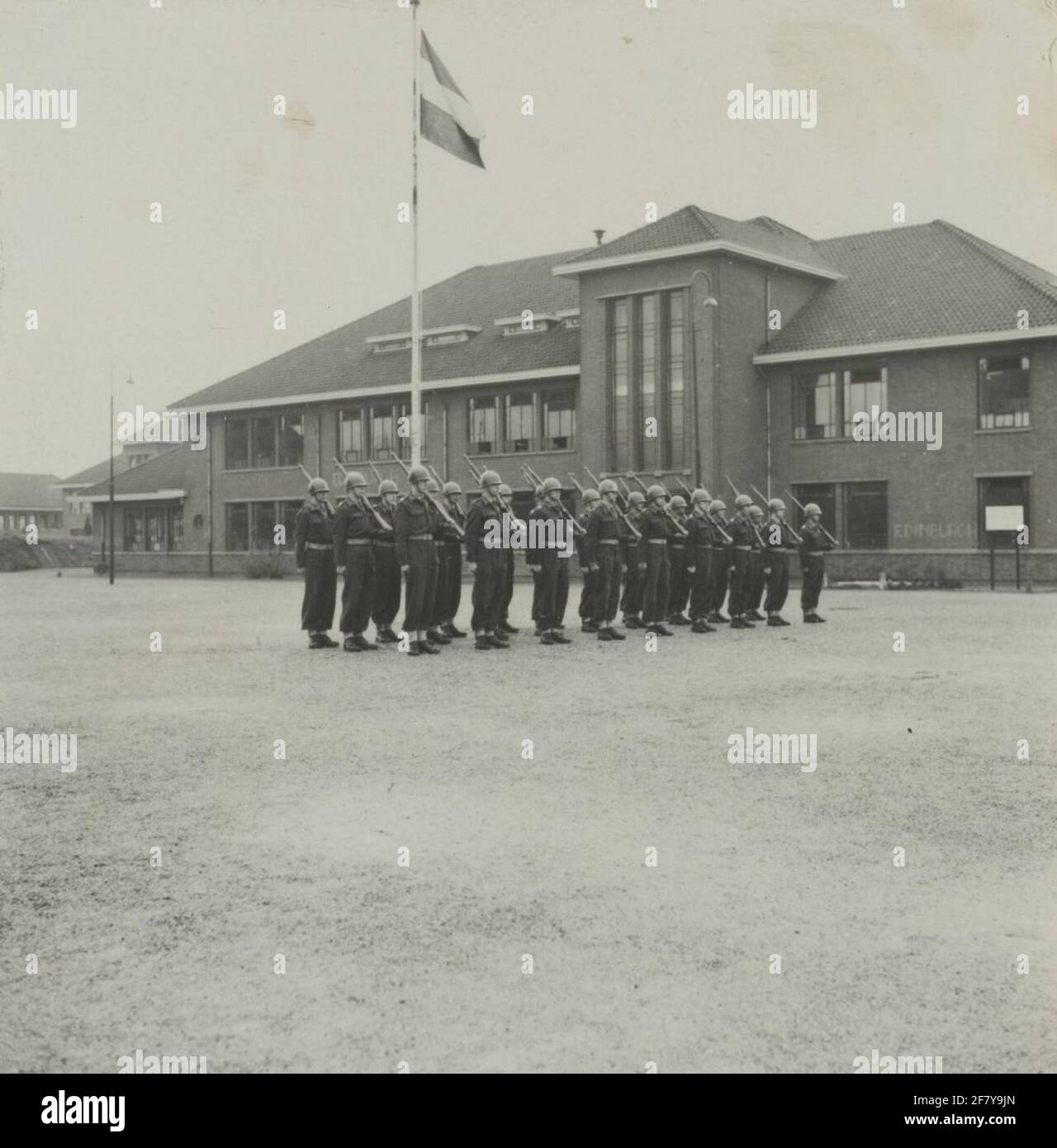 A number of military attachés visits the petty officers' school (O.Os ...